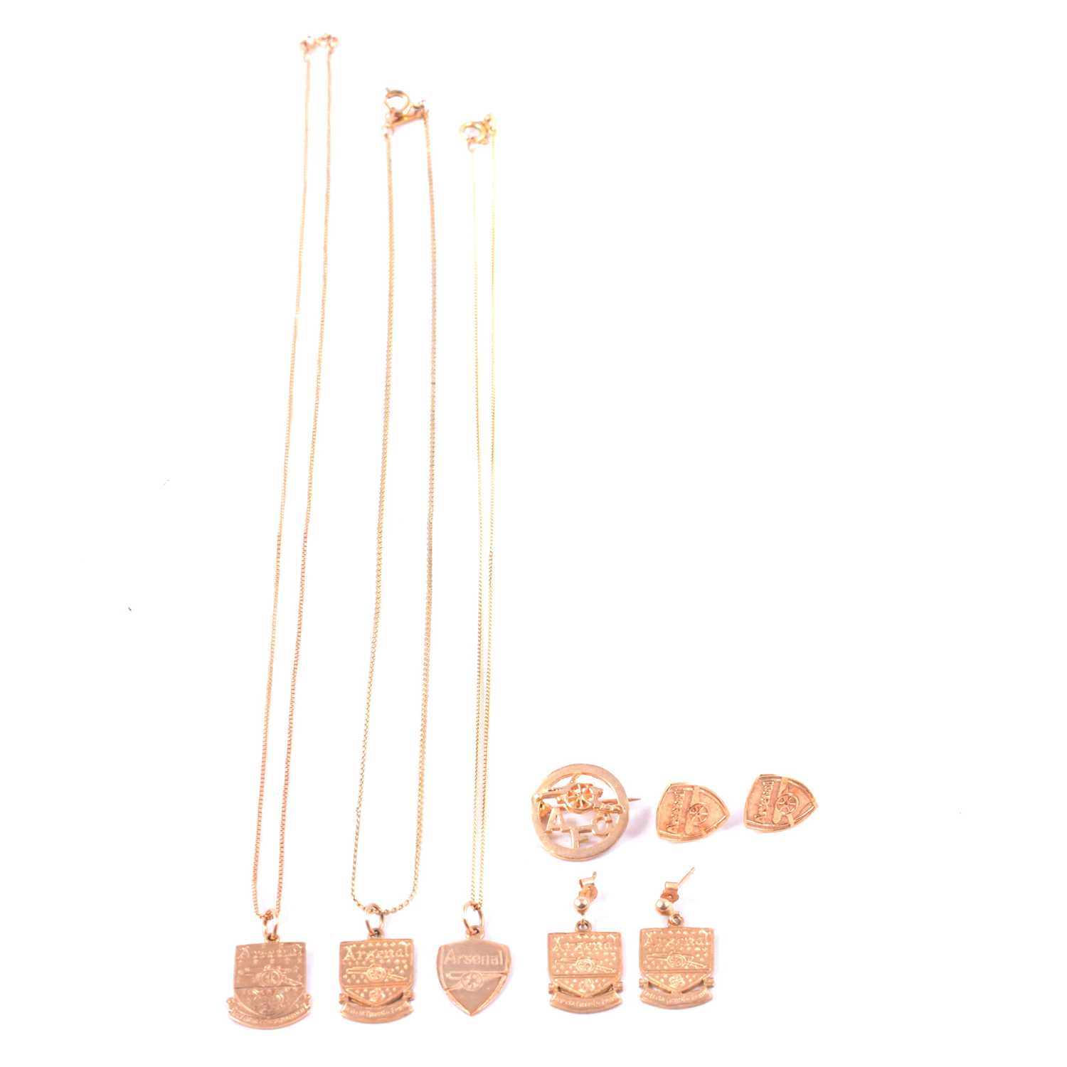 Lot 348 - A collection of 9 carat gold Arsenal