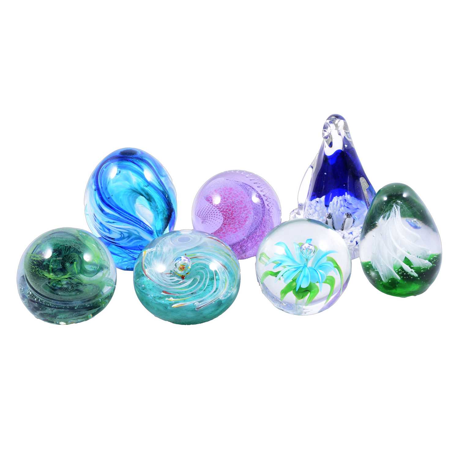 Lot 74 - Collection of modern glass paperweights and
