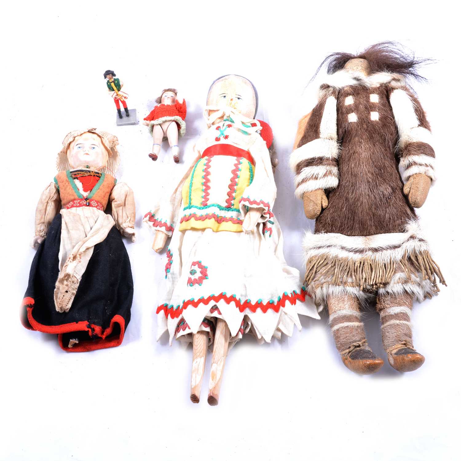 Lot 238 - Collection of miniature dolls and travel