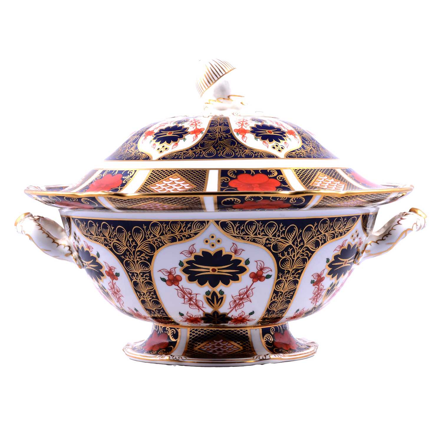Lot 38 - Royal Crown Derby Old Imari soup tureen, 1128,