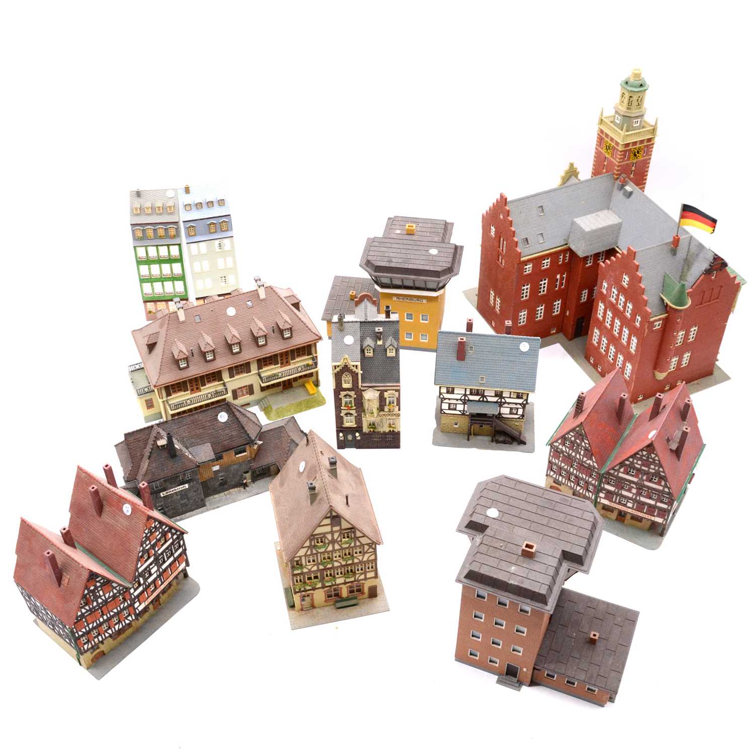 Lot 313 - Ten Faller, Kibri and Vollmer OO/HO gauge