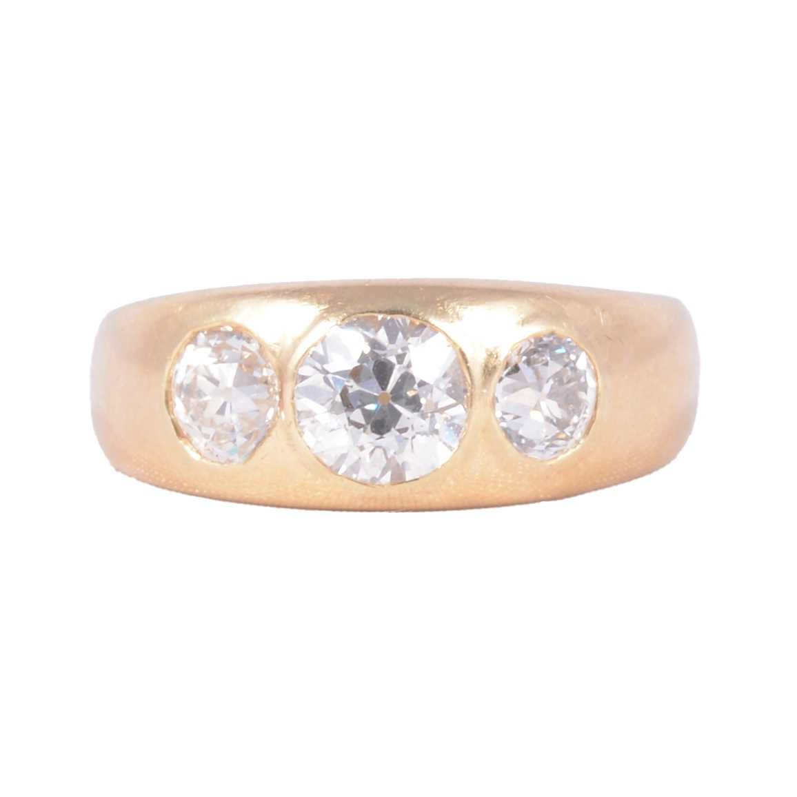 Lot 62 - A Victorian diamond three stone gypsy set