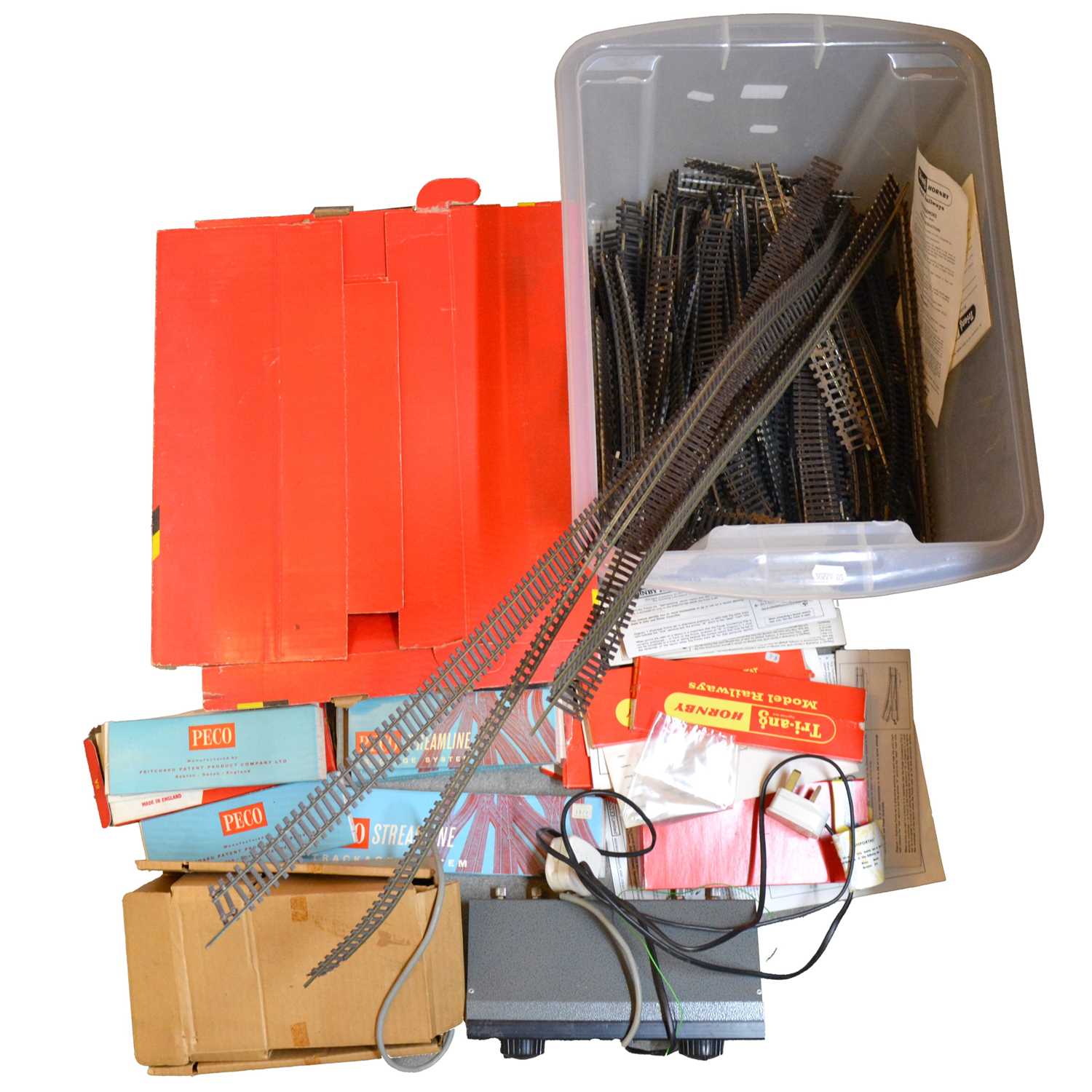 Lot 461 - OO gauge model railway track and control