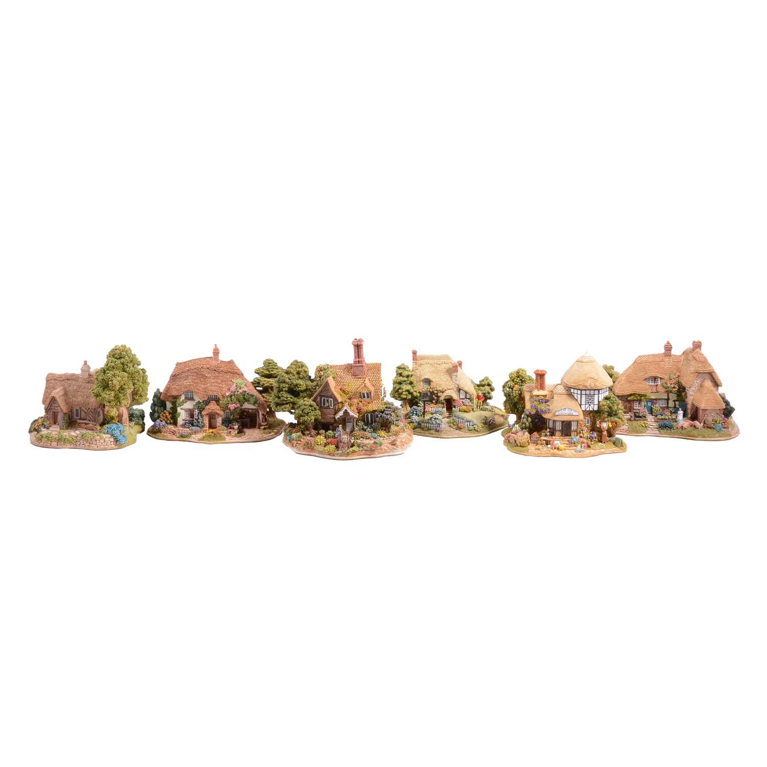 Lot 52 - A collection of six large Lilliput Lane