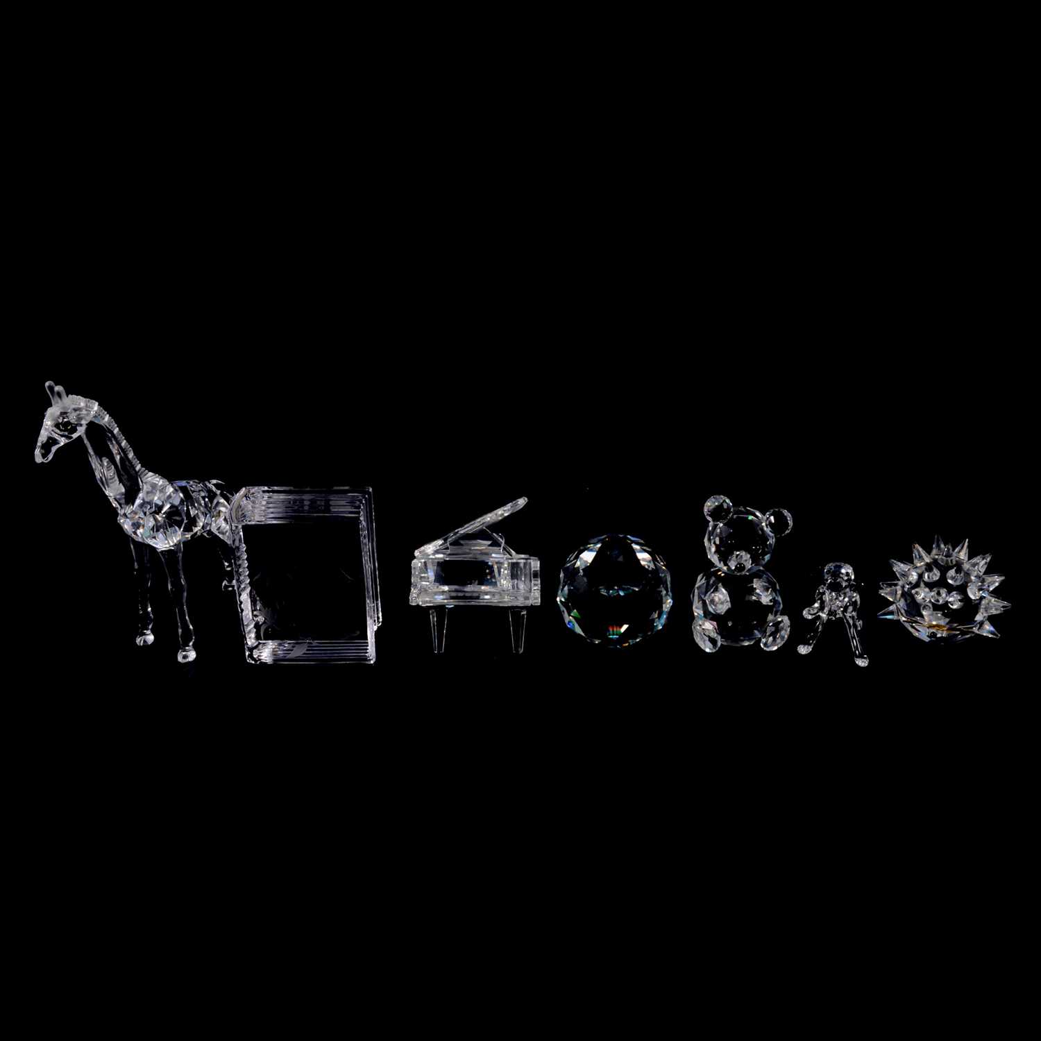 Lot 83 - Swarovski Crystal; a collection of smaller