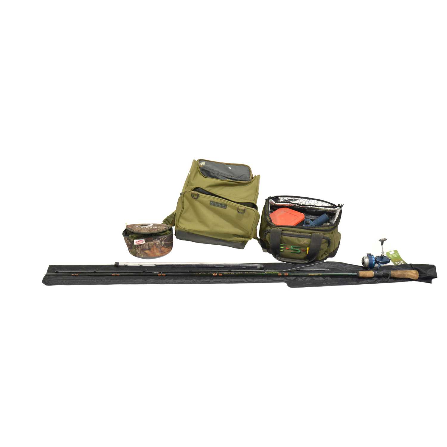 Lot 219 - Small quantity of modern fishing kit and