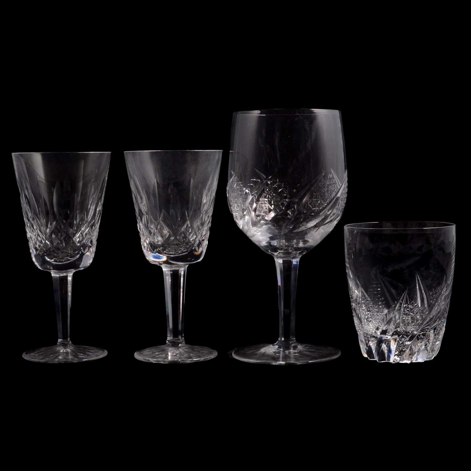 Lot 33 - Suite of table crystal glassware by Hoya