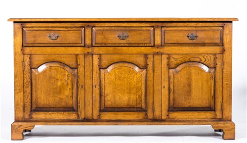 Lot 256 - Oak dresser base, by Haselbech Oak, fitted