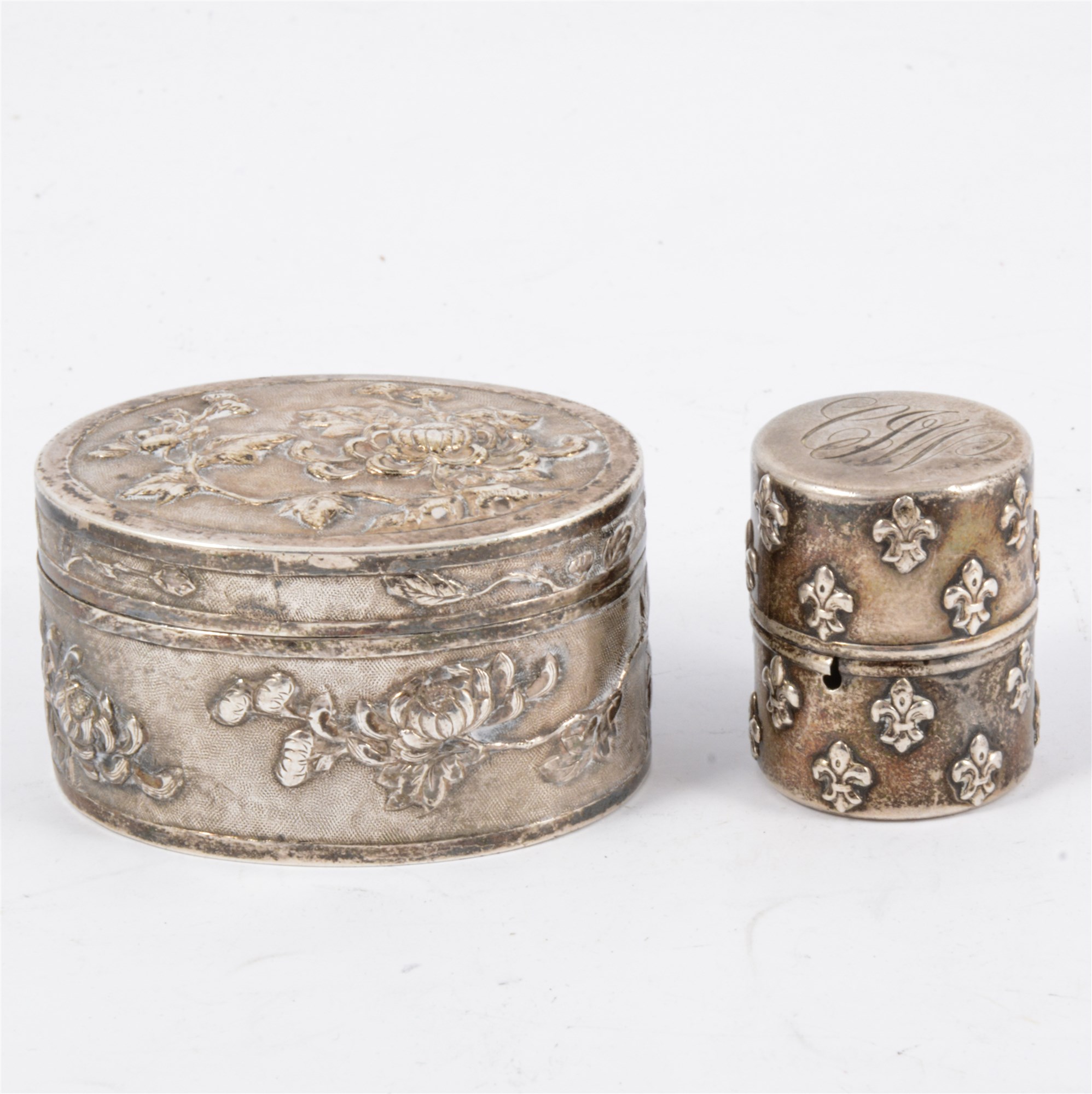 Lot 258 - Chinese silver pill box, possibly by Wang