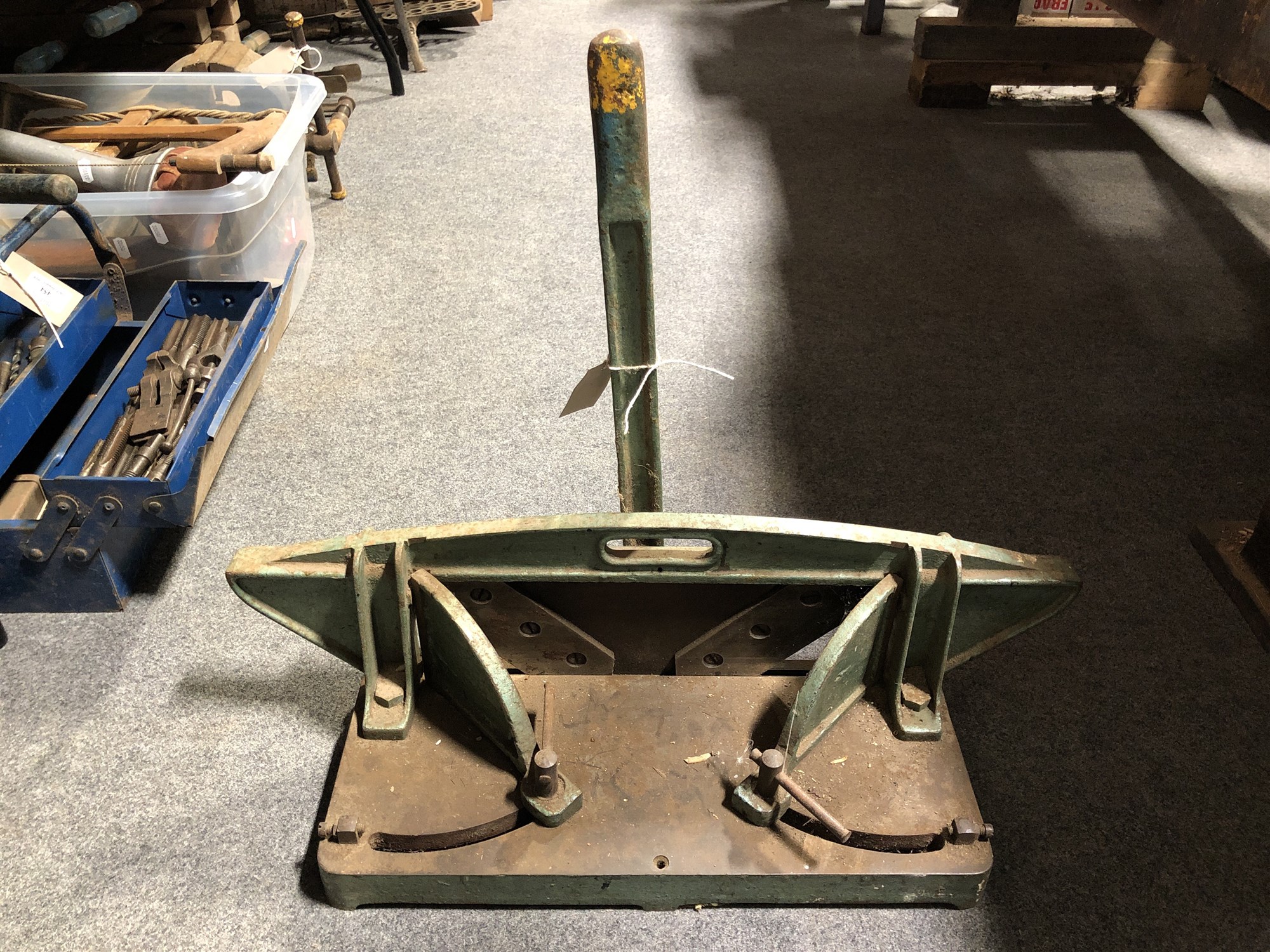 Lot 453 - Heavy duty bench top guillotine