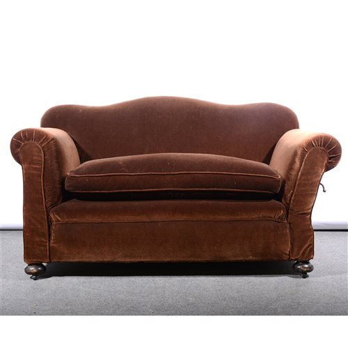 Lot 477 - 1930s cottage settee,