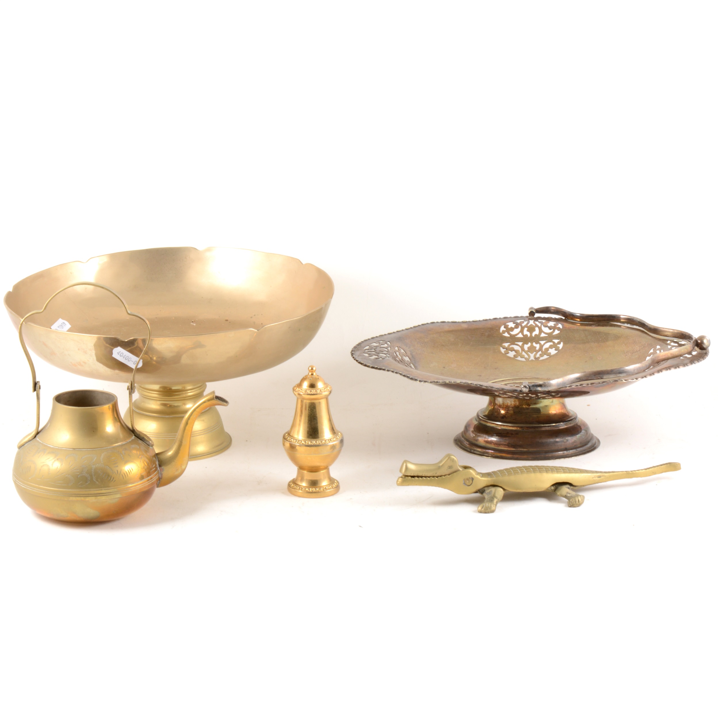 Lot 141 - Large quantity of metalware including bronze