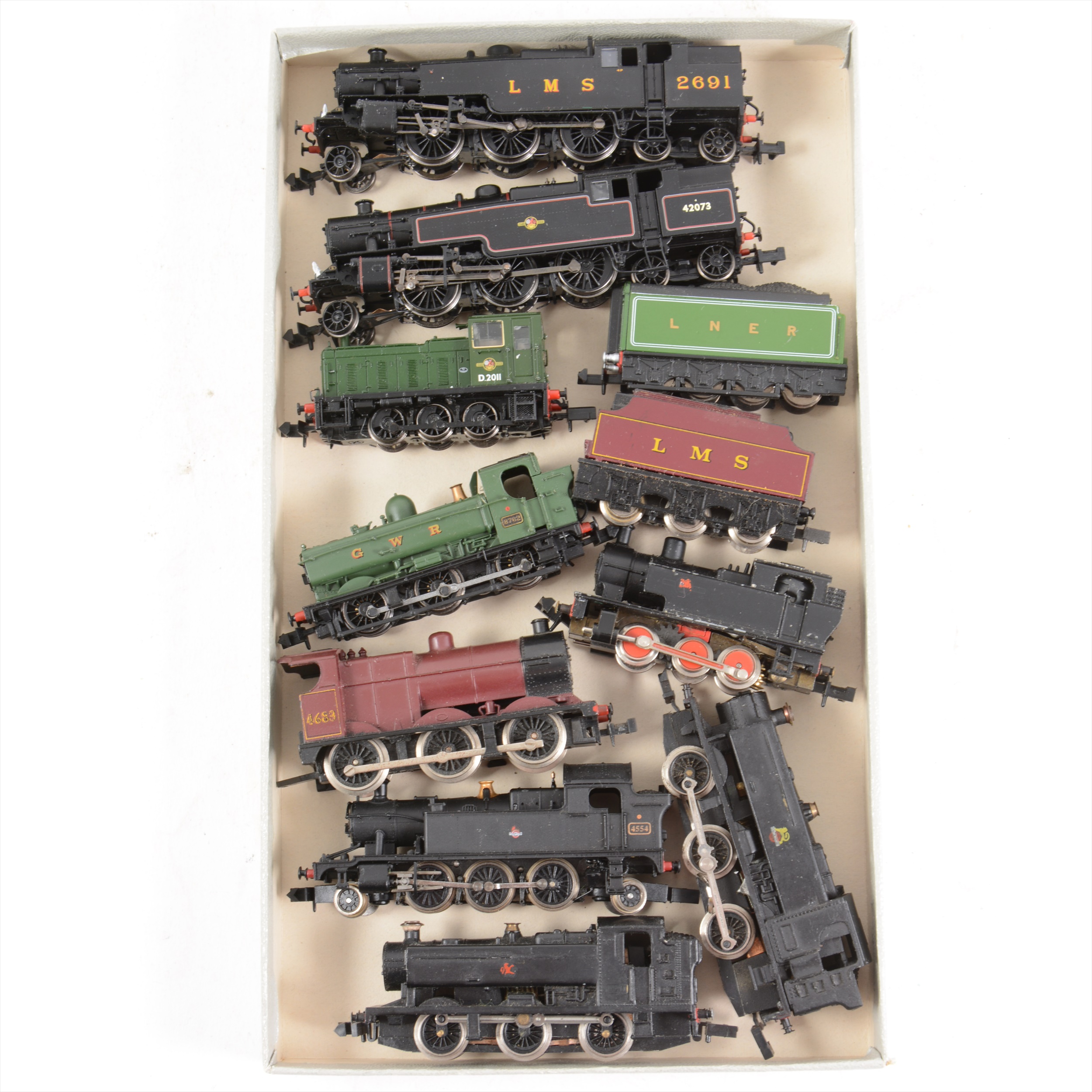Lot 100 - Eight N gauge model railway locomotives, by