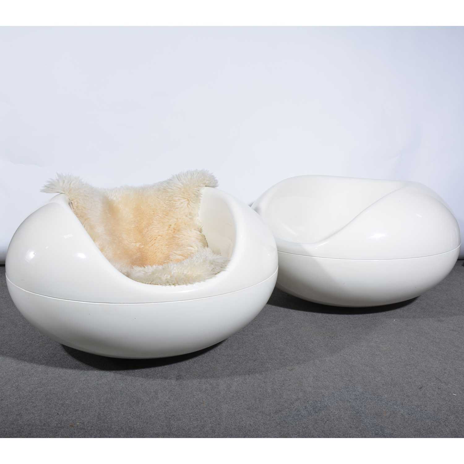 Lot 390 - A pair of 'Pastilli' chairs, designed by