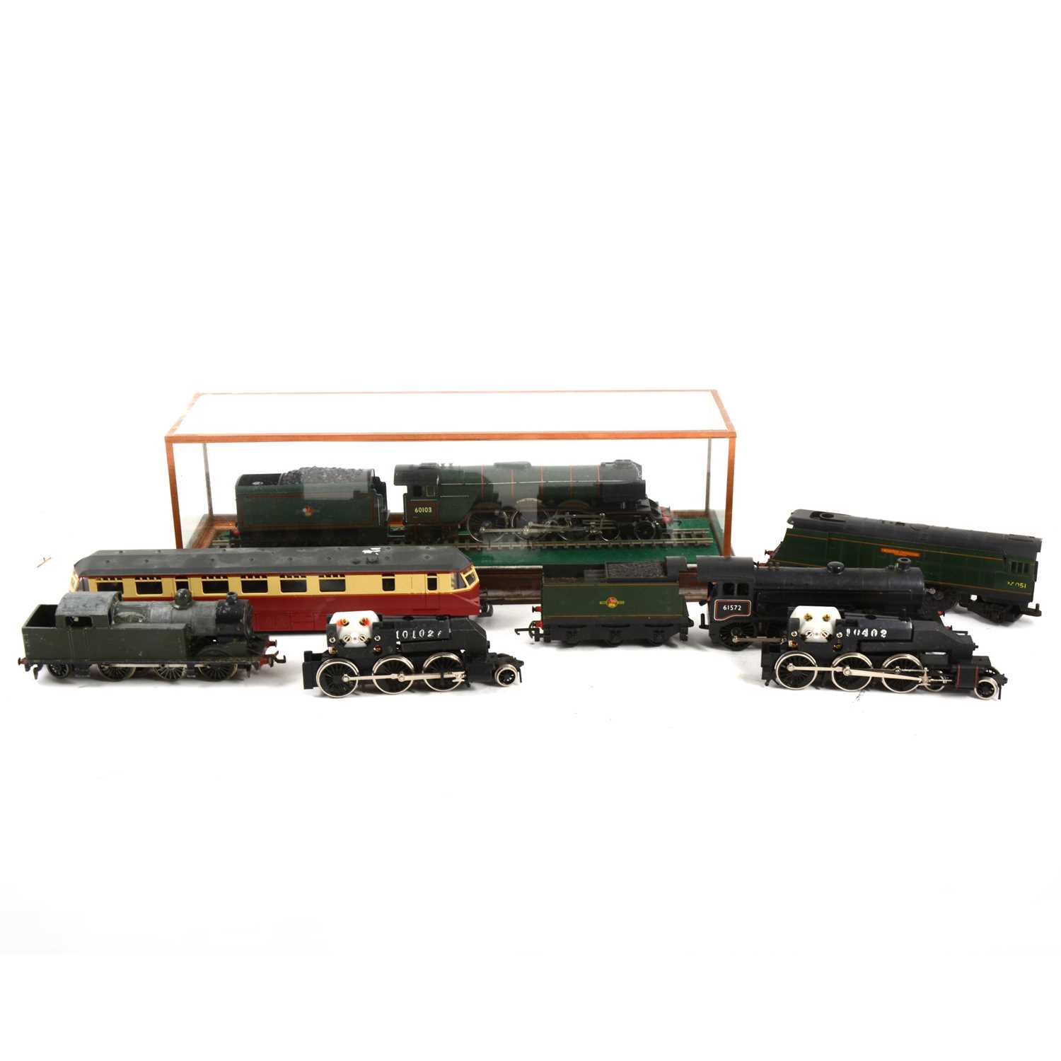 Lot 598 - OO gauge model railways; a selection of
