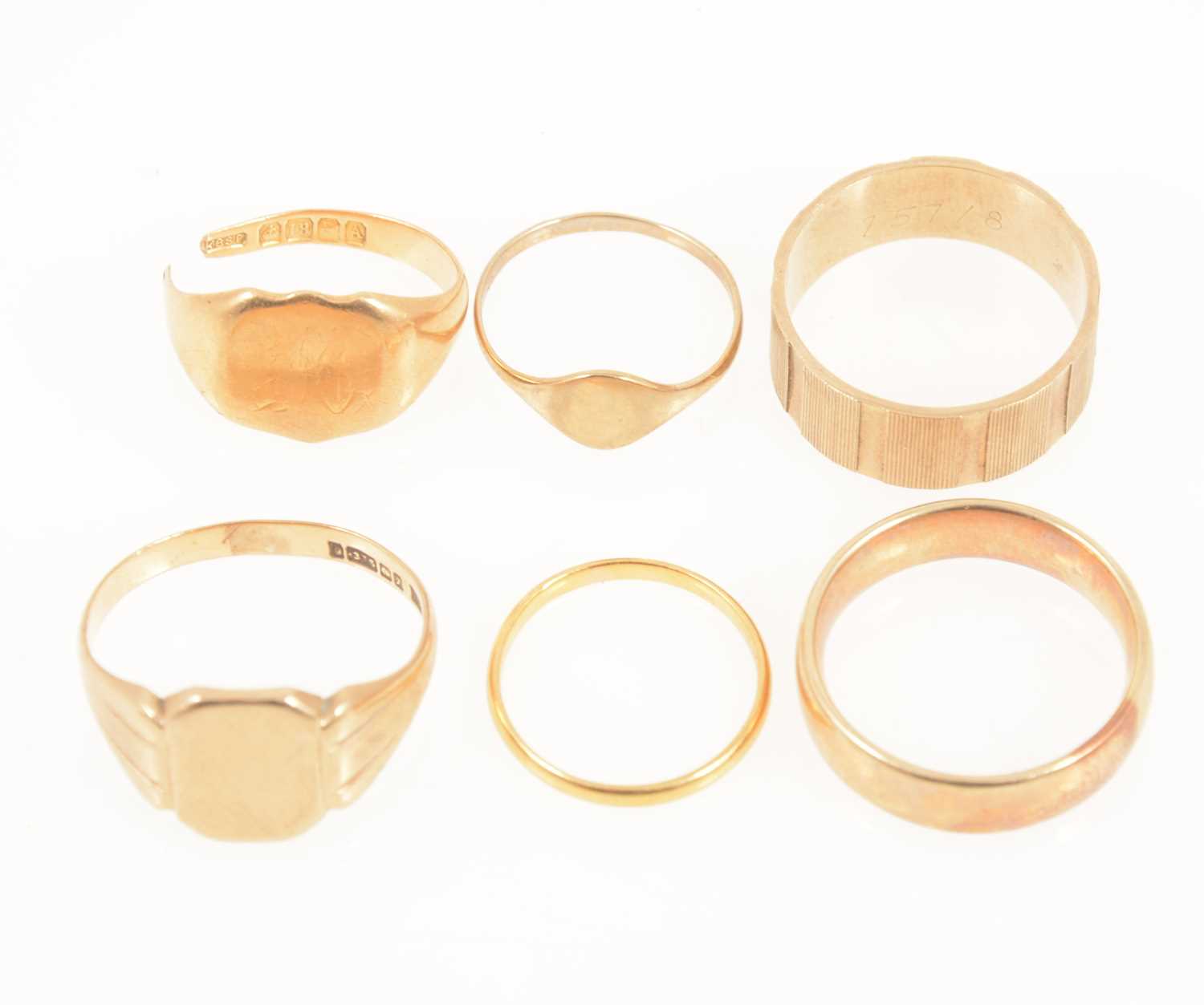 Lot 1284 - Six gold rings,