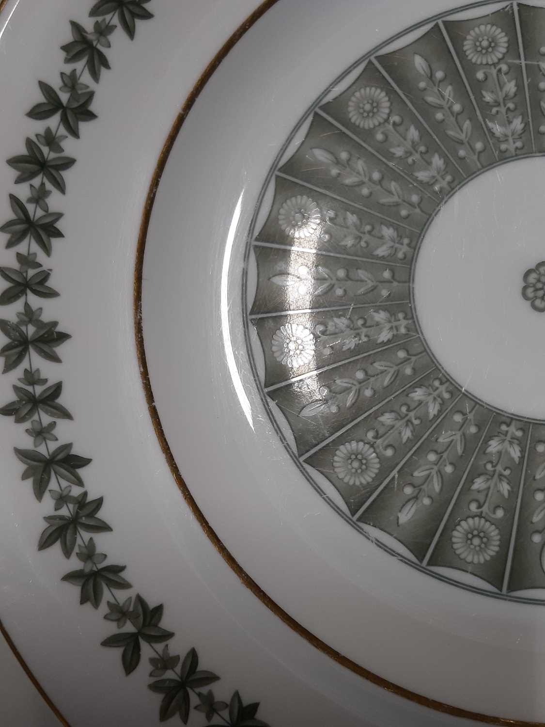 Lot 16 - A Spode bone china dinner service,