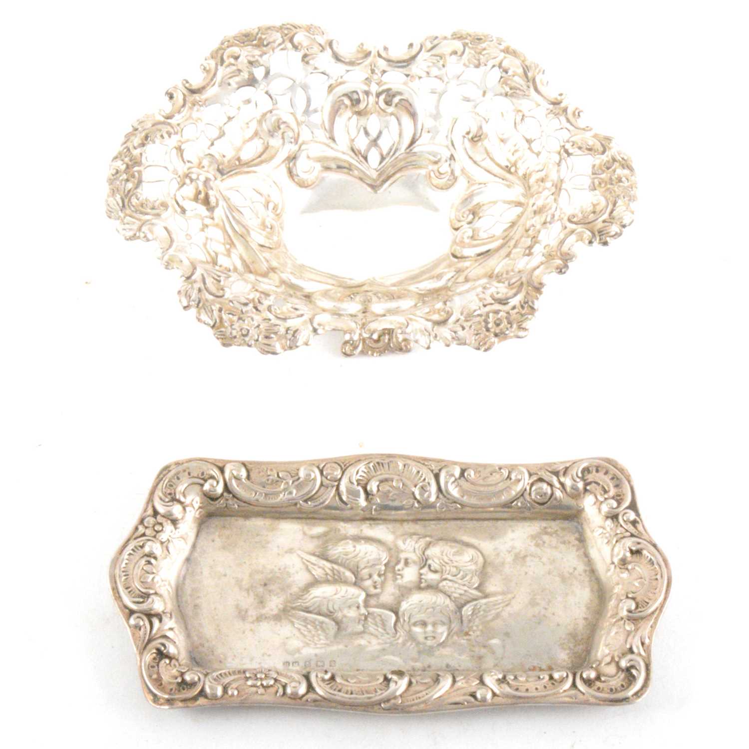 Lot 348 - An Edwardian silver pin tray,