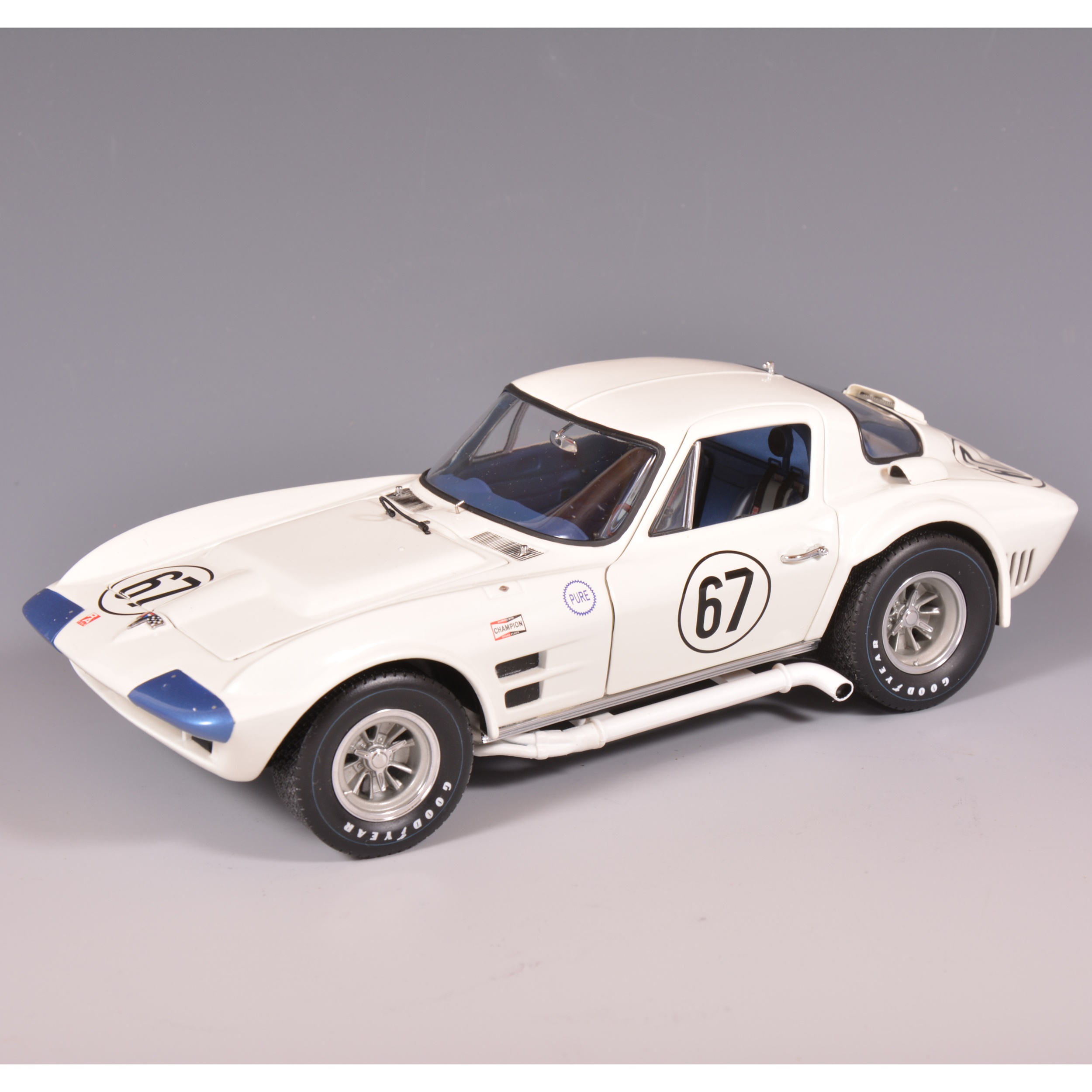 Lot 94 - Exoto 1:18 scale model; Corvette Grand Sport