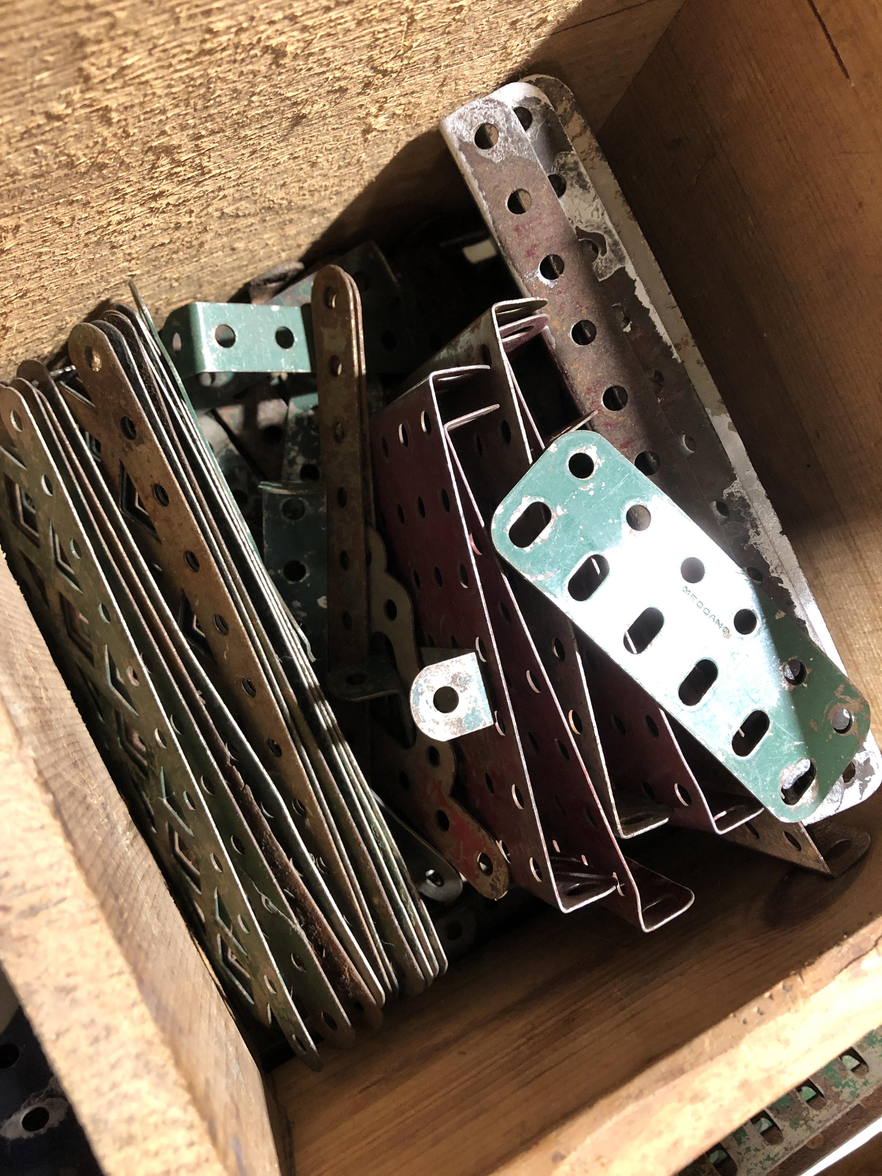 Lot 197 - Collection of Meccano, including Mamod base