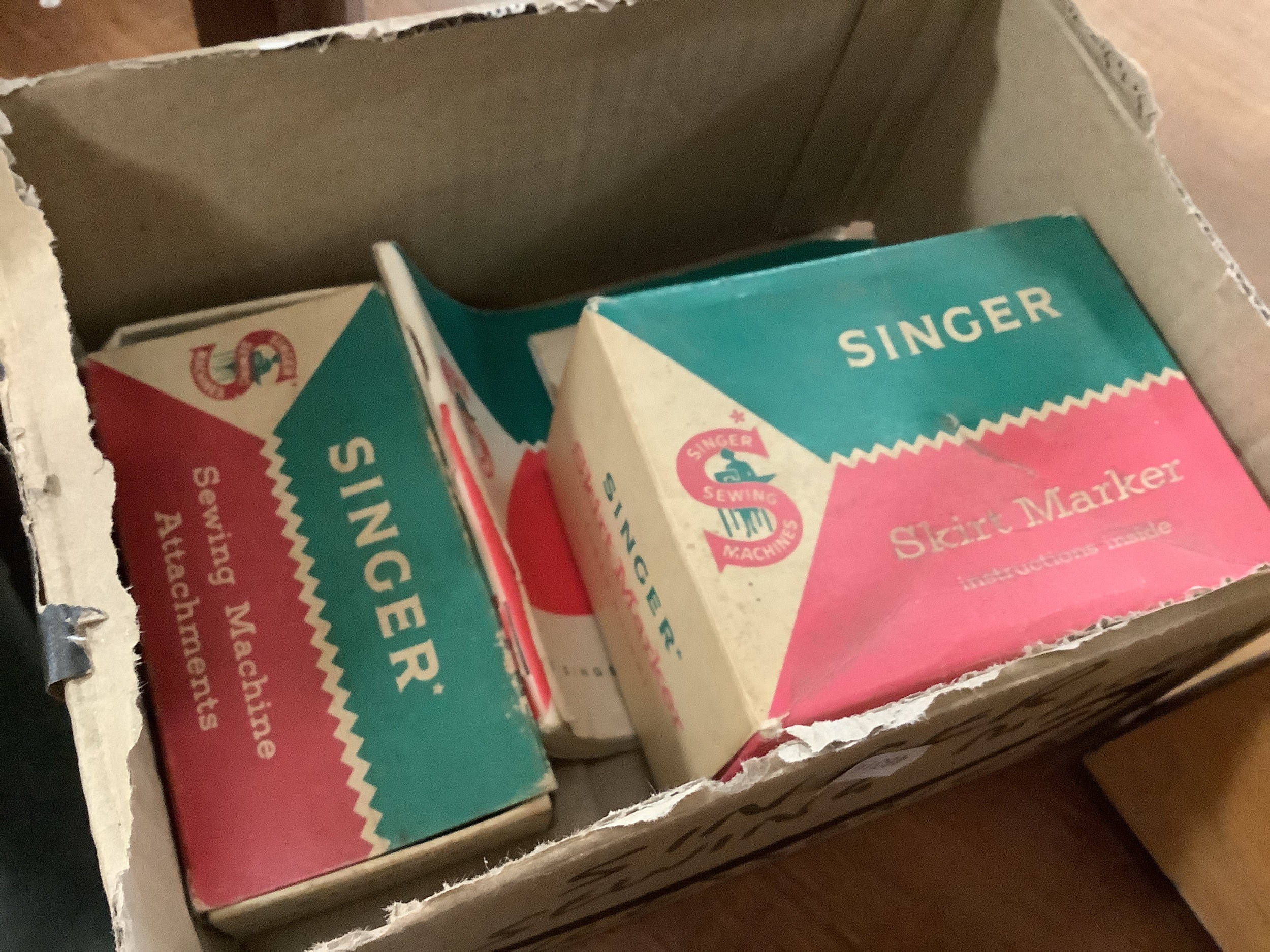 Lot 177 - Vintage Singer sewing machine.