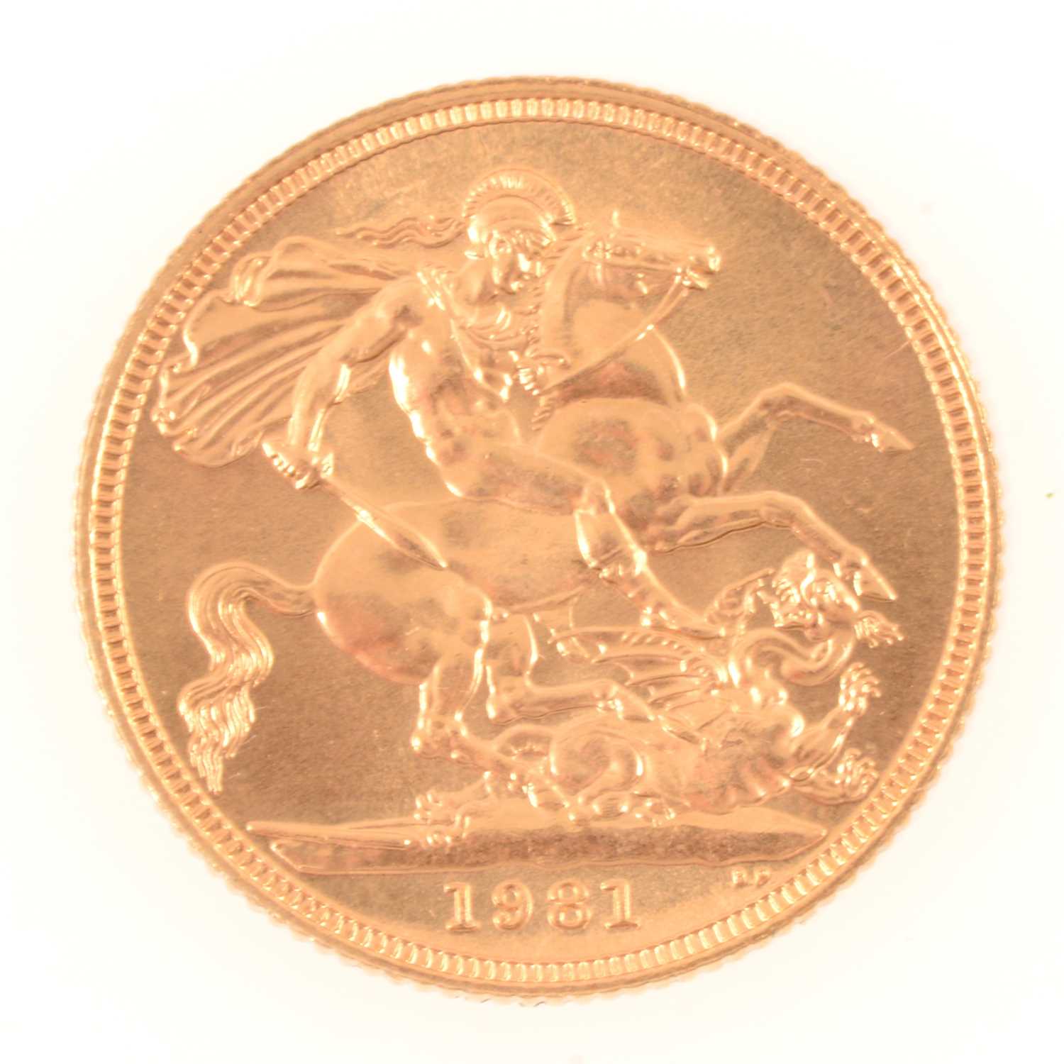 Lot 406 - Elizabeth II gold Sovereign coin, 1981