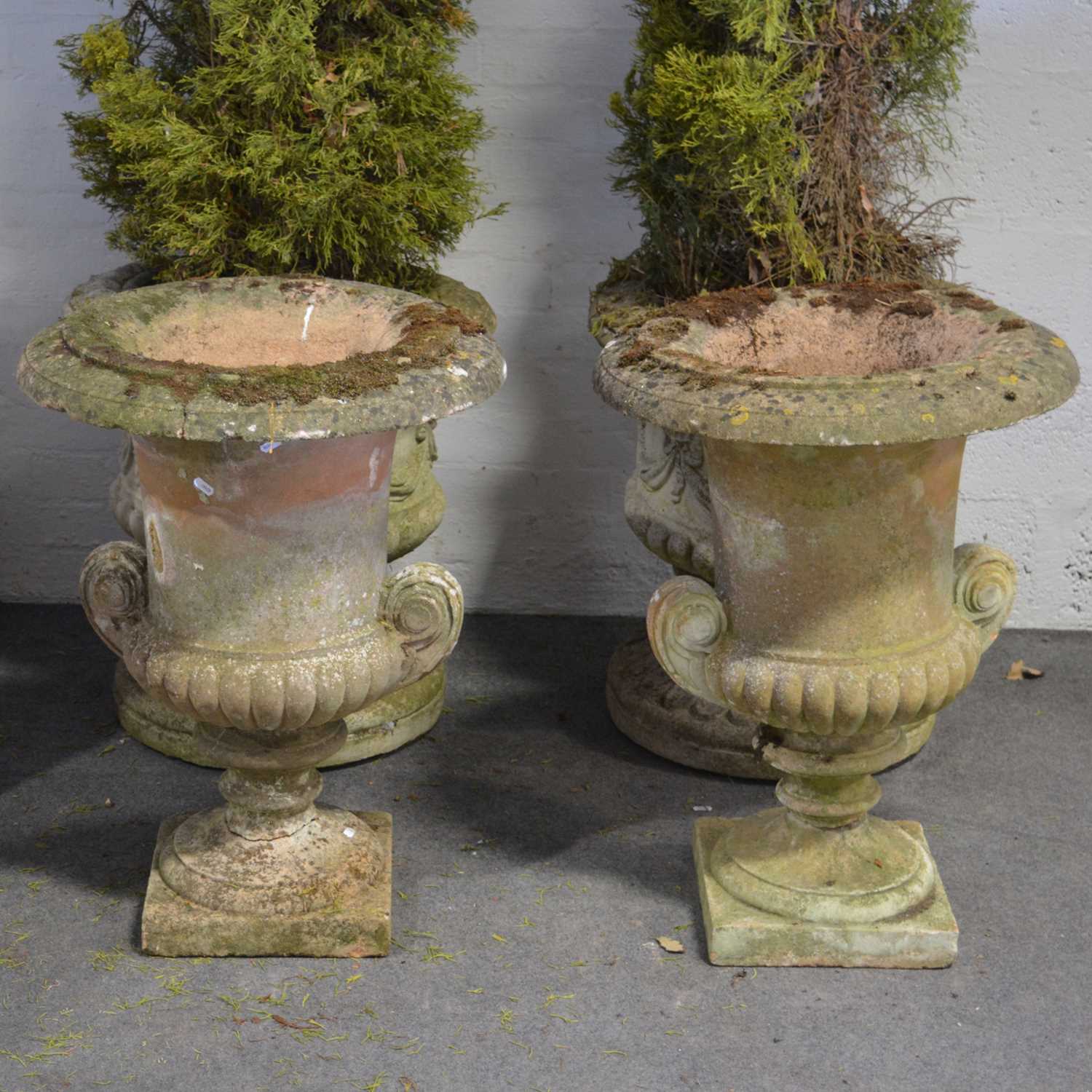 Lot 682 - Pair of Haddonstone 'Haddo House' garden