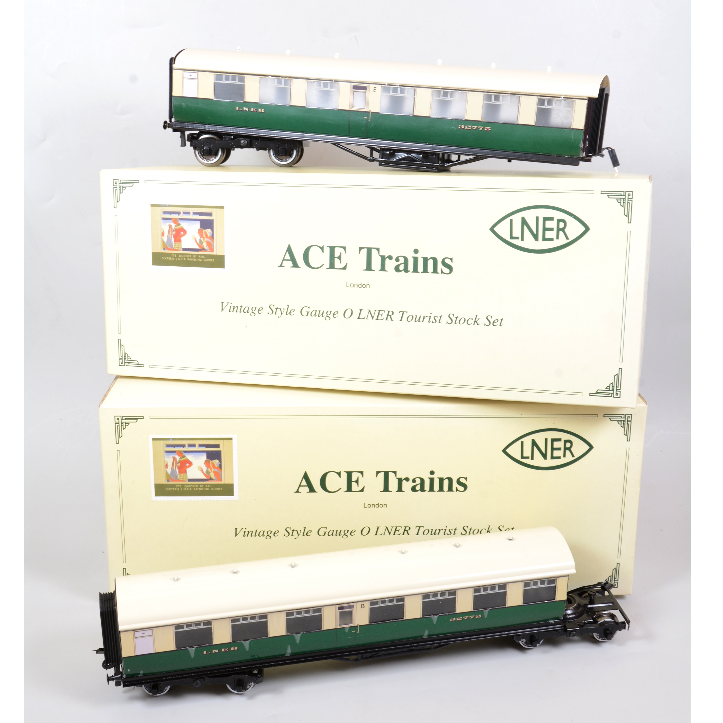 Lot 126 - ACE Trains O gauge six passenger coaches,