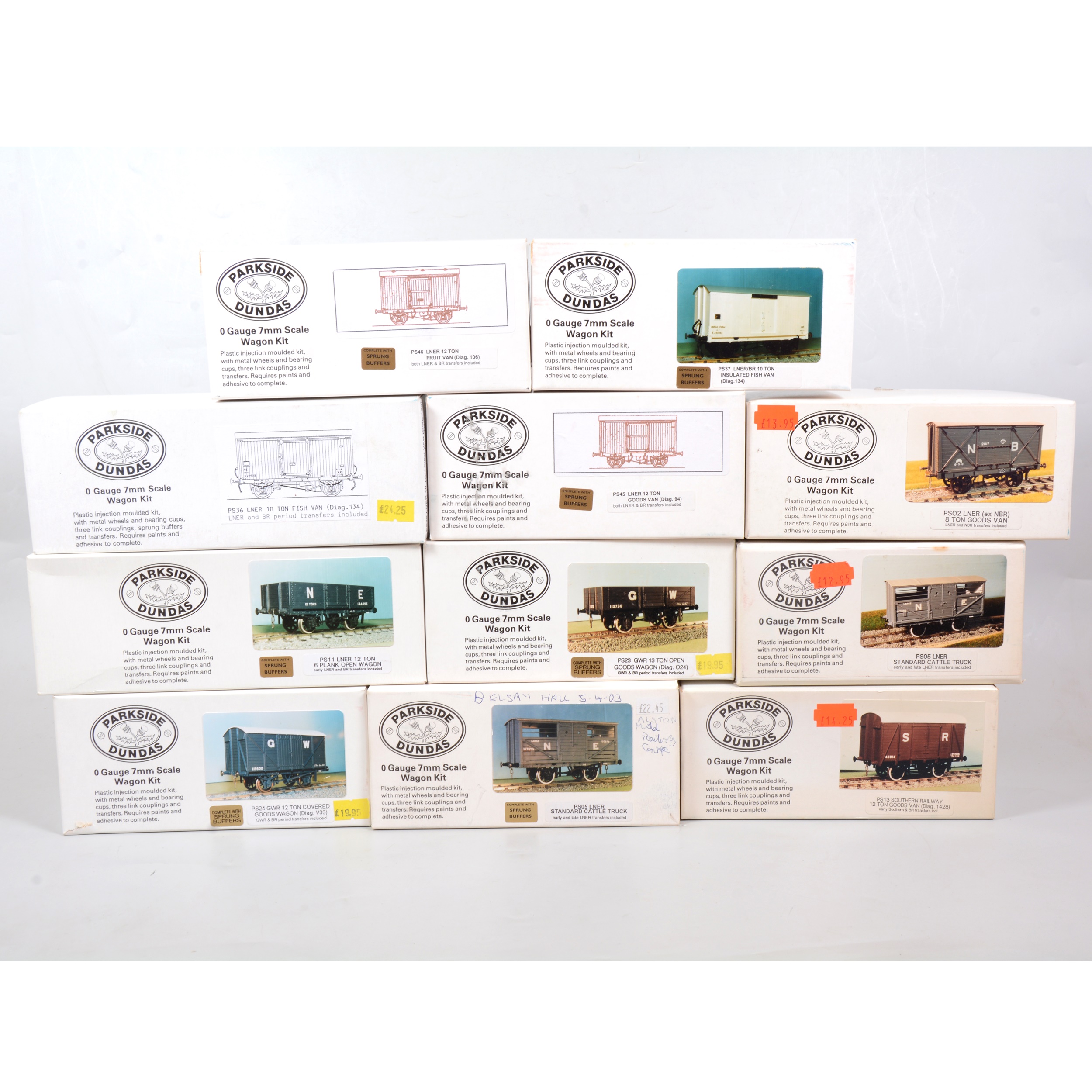Lot 154 - Twelve Parkside Dundas O gauge model railway