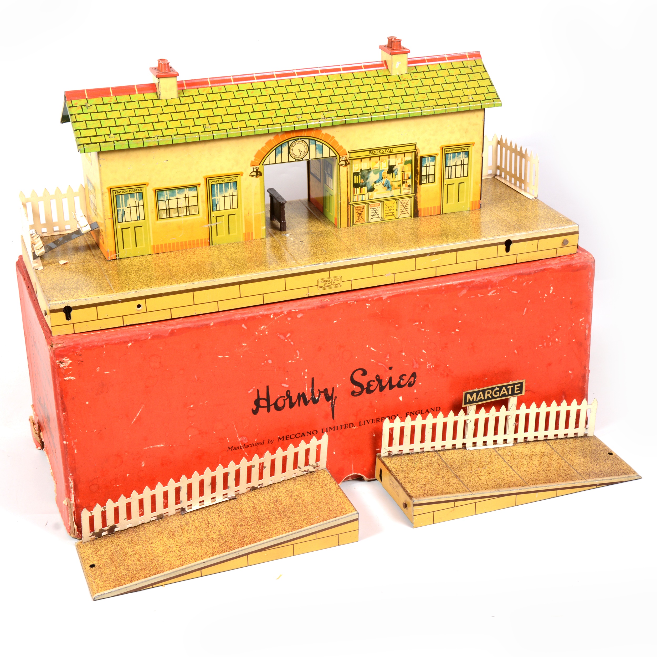 Lot 62 - Hornby O gauge model railway station No.2,
