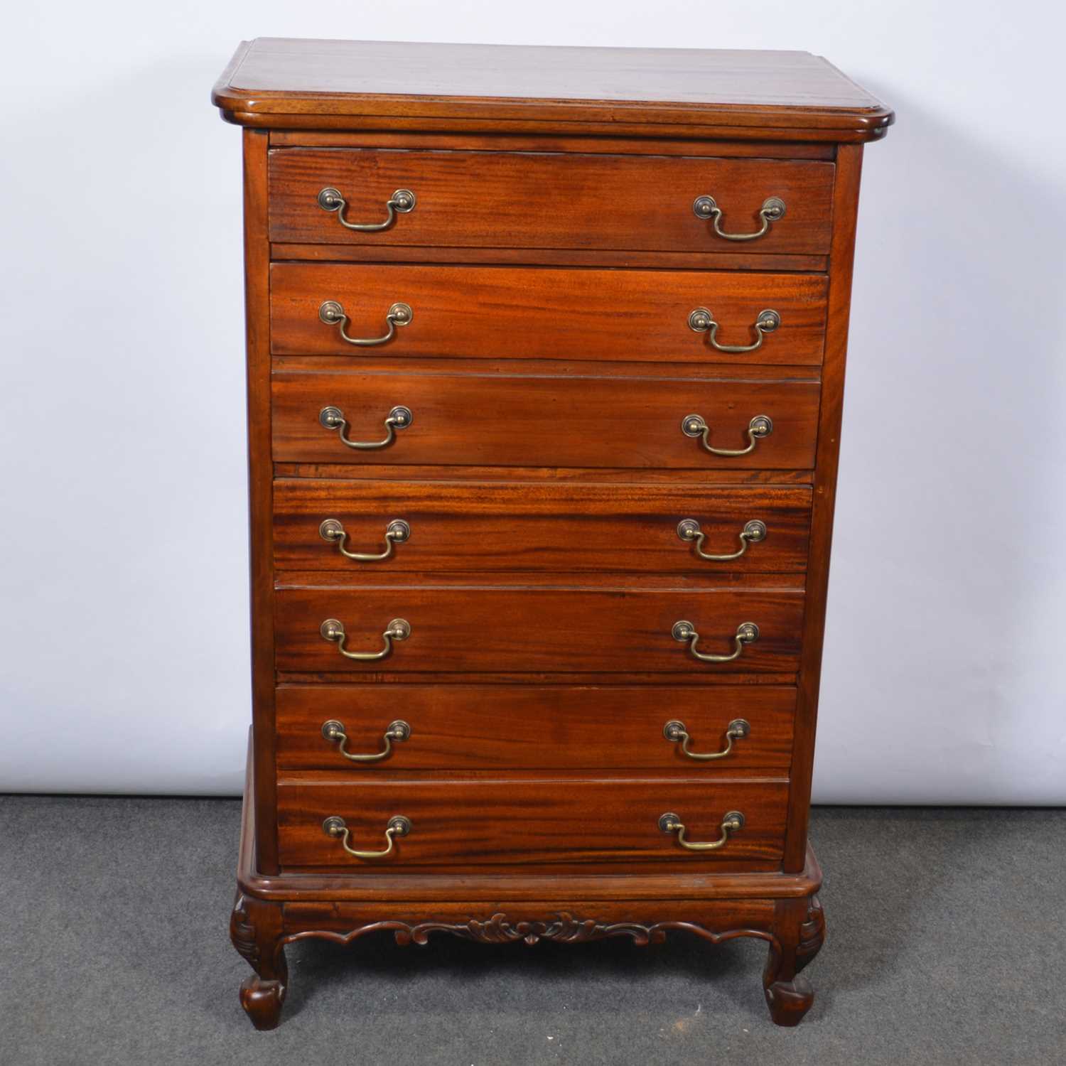 Lot 436 - Reproduction hardwood chest of drawers,