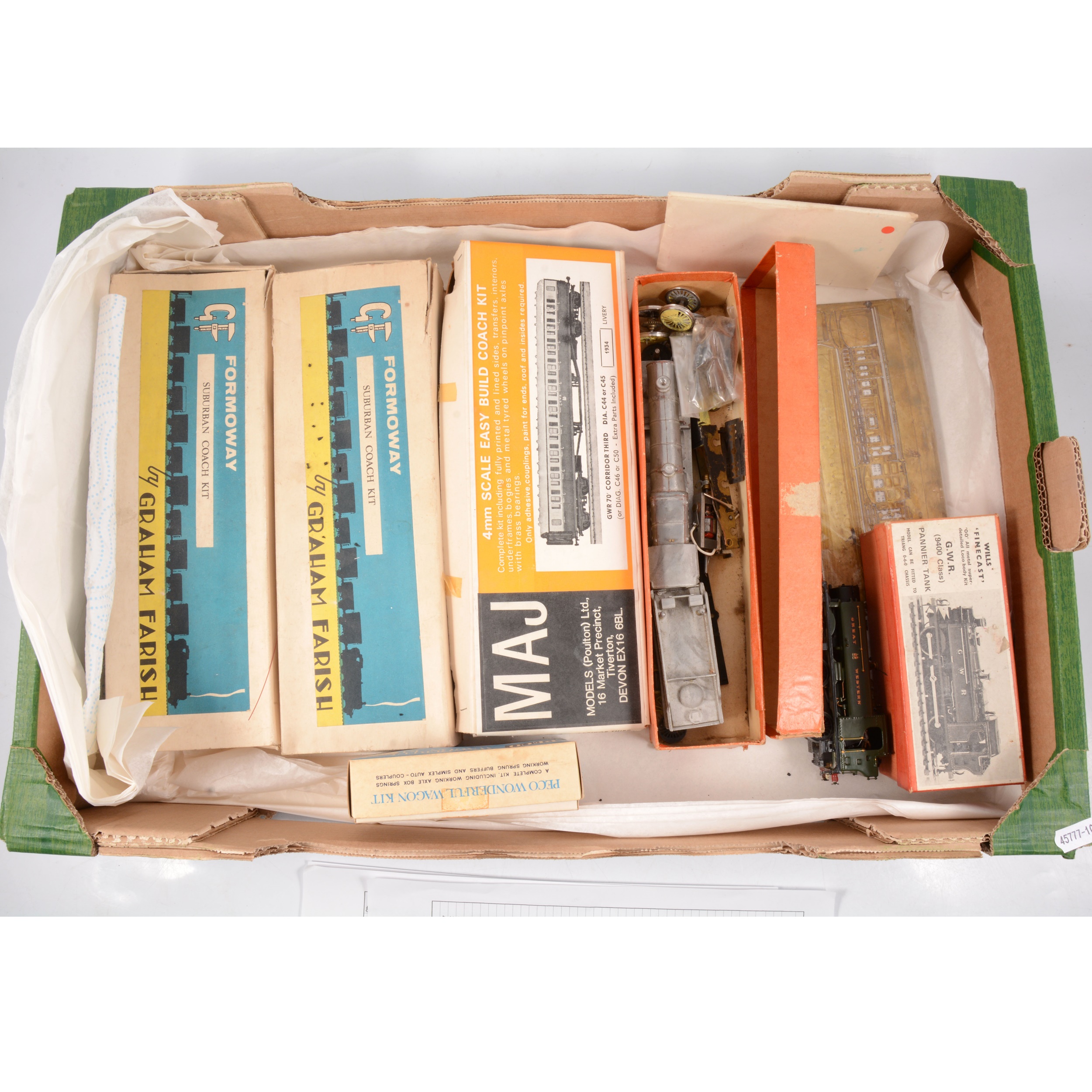 Lot 62 - OO gauge model kits; including Wills