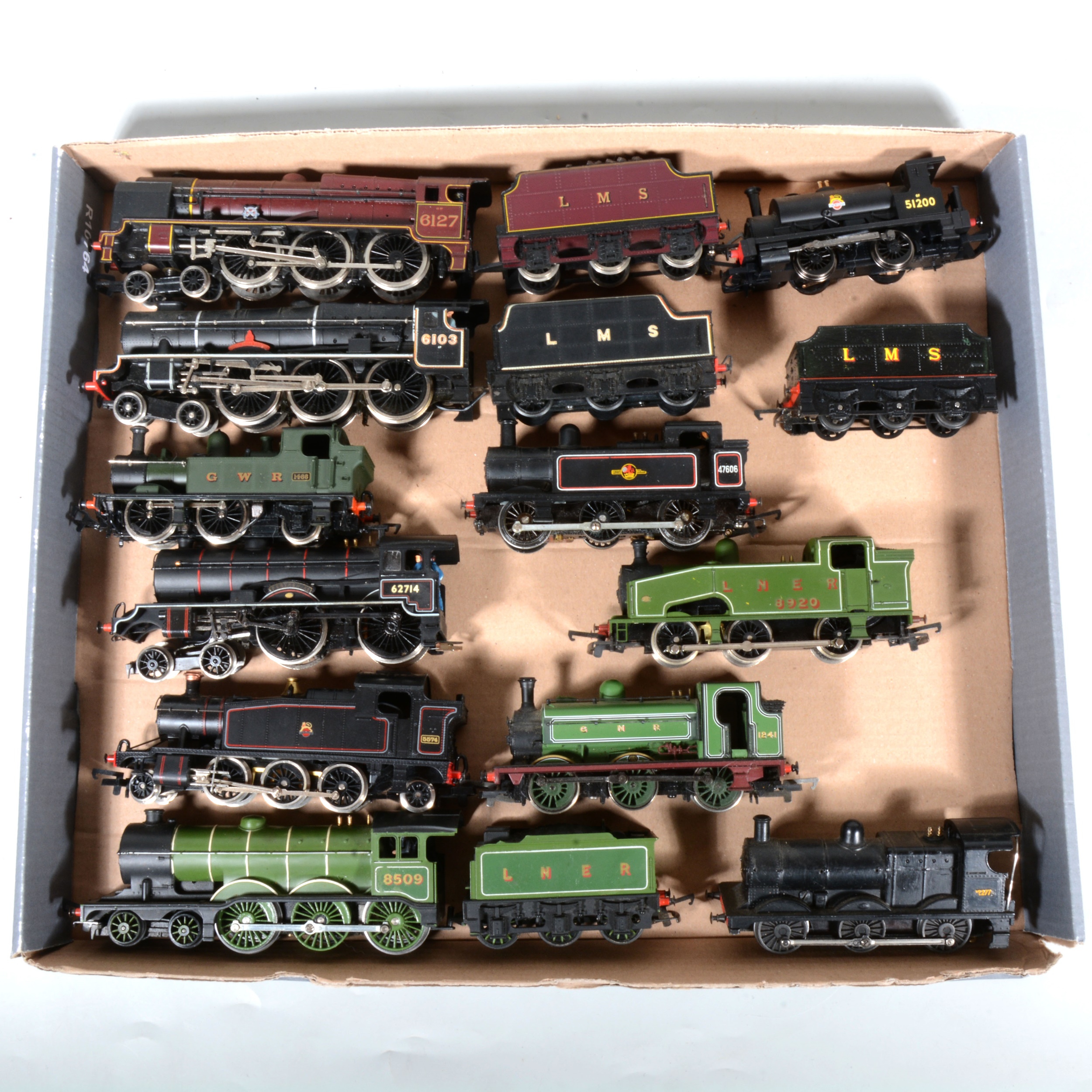 Lot 36 - Eleven OO gauge model railway locomotives