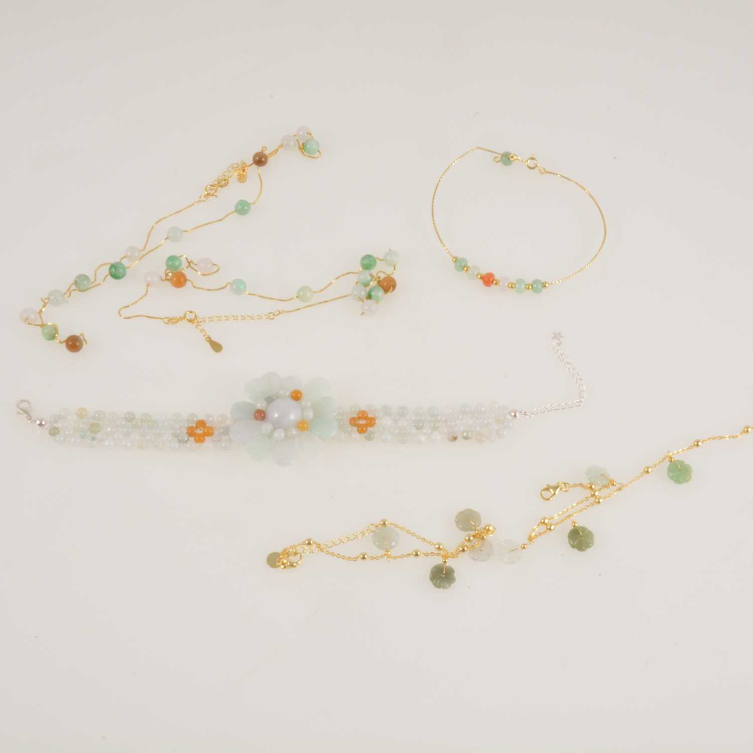 Lot 361 - Gemporia - Seven items of jadeite-set