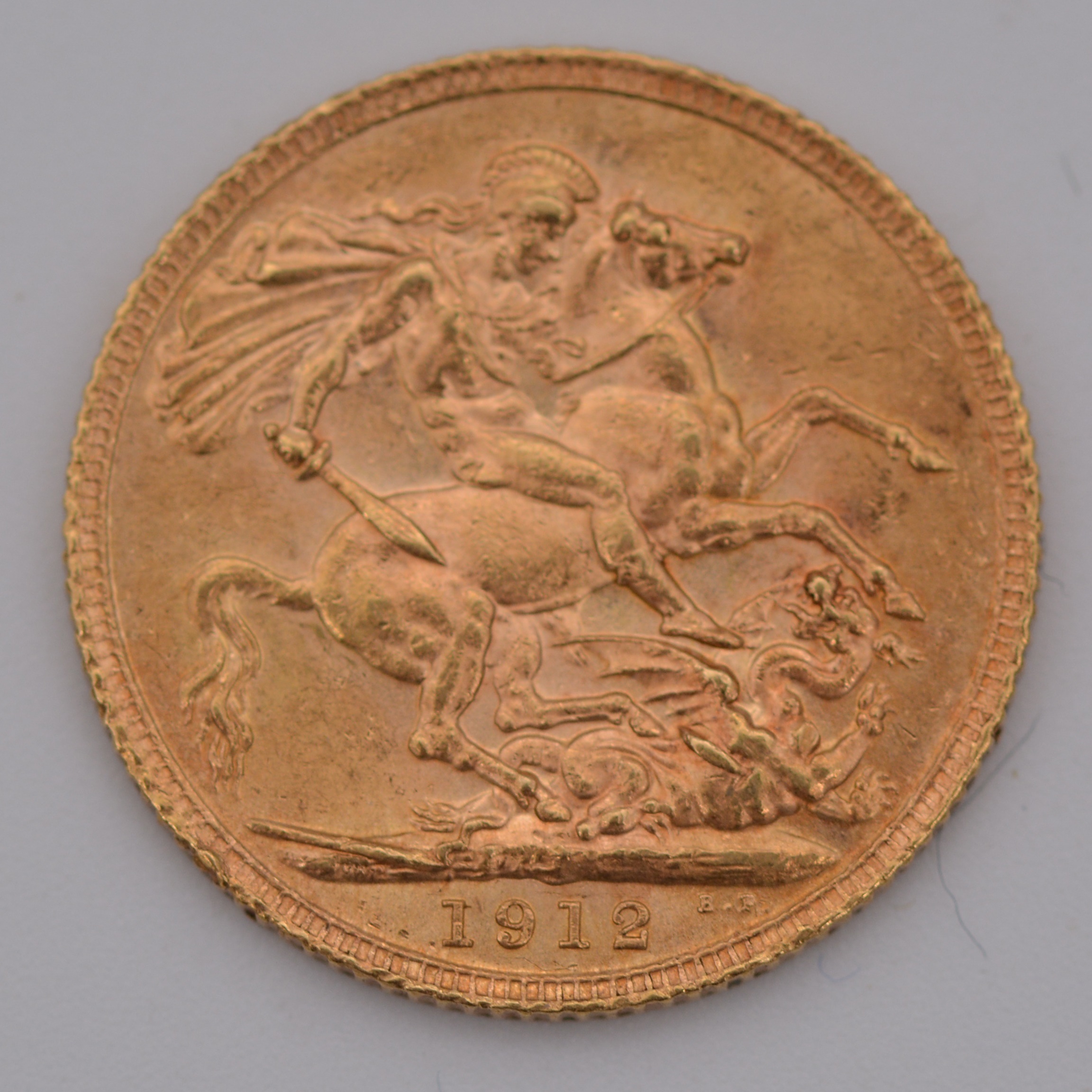 Lot 313 - George V gold Sovereign coin, 1912, 8g.