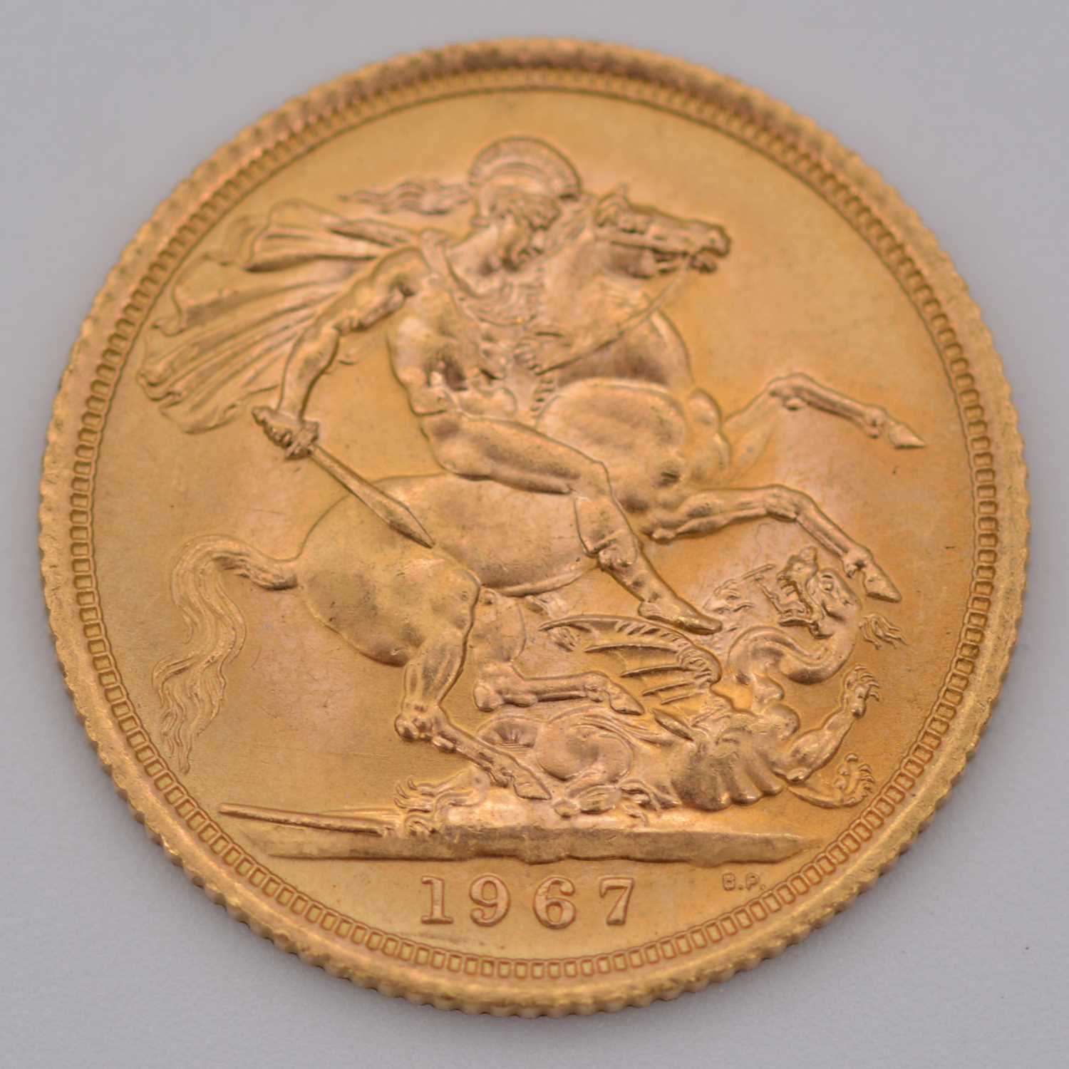 Lot 163 - Elizabeth II gold Sovereign coin, 1967, 8g.