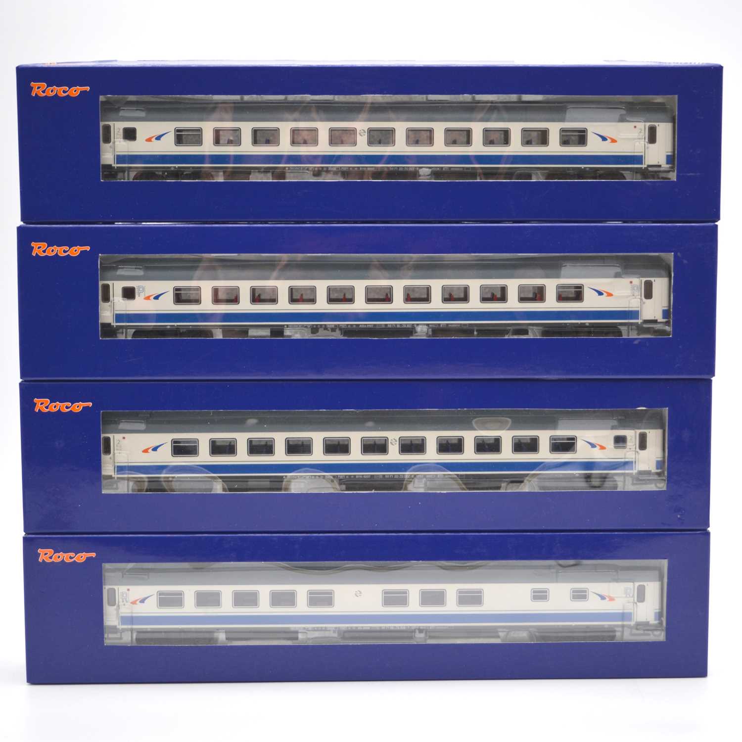 Lot 255 - Roco HO model railway passenger coaches,