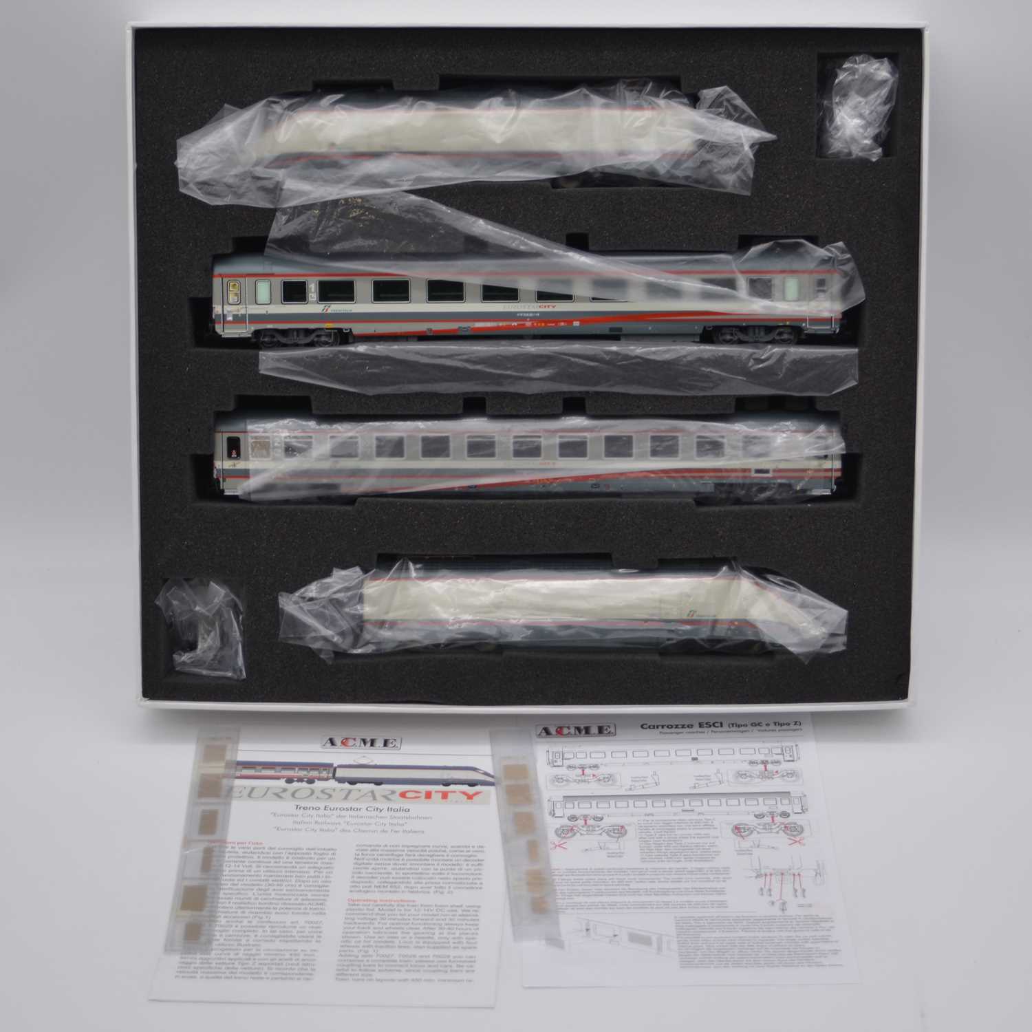 Lot 214 - ACME HO gauge model railways set, ref 70026