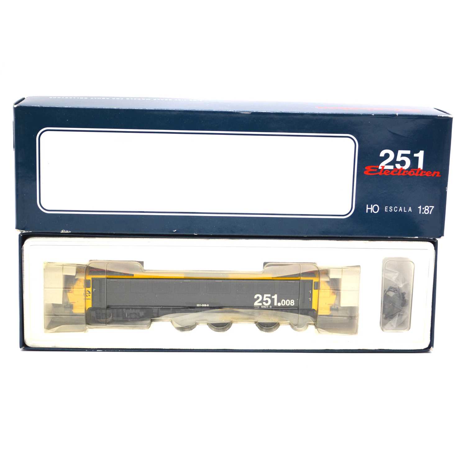 Lot 127 - Electrotren HO gauge model railway