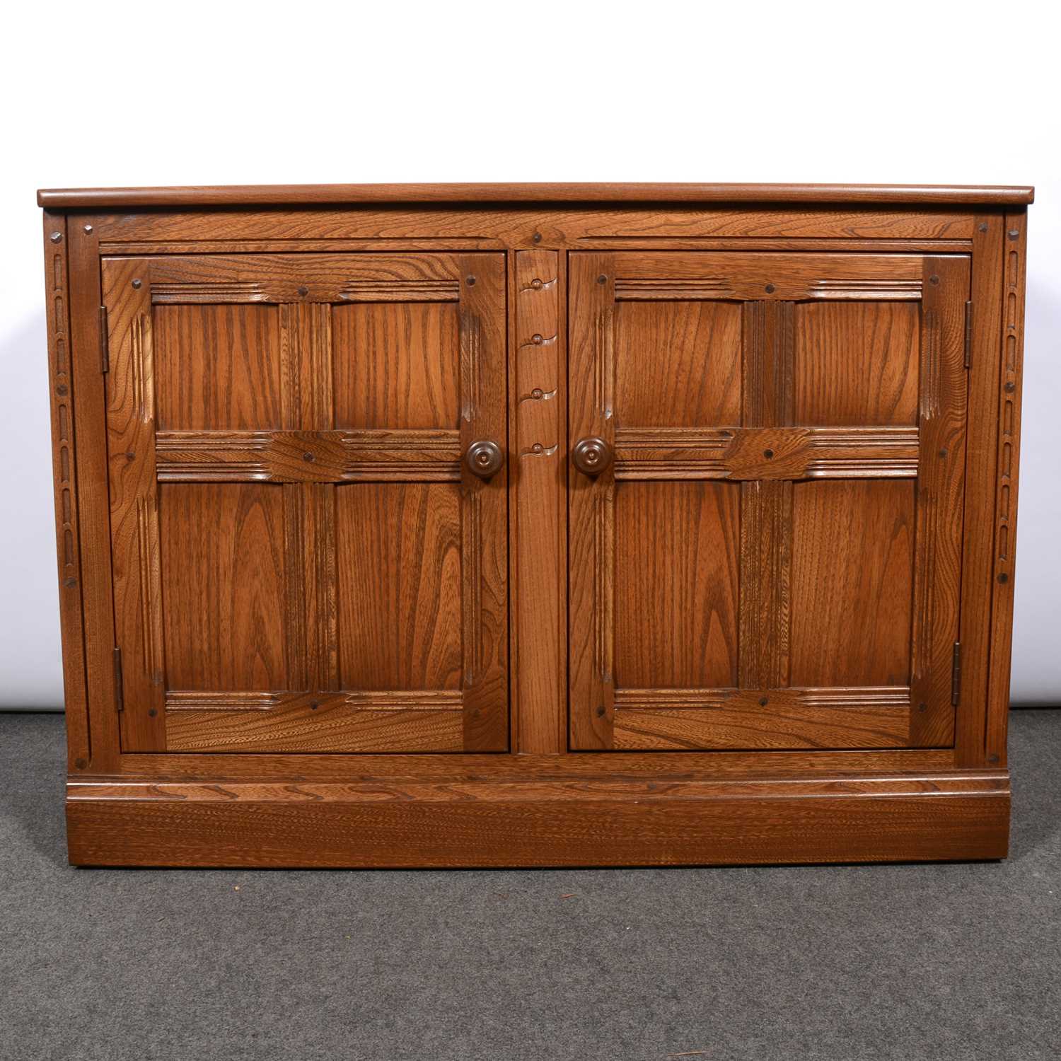 Lot 369 - Extensive Ercol 'Old Colonial' dining room