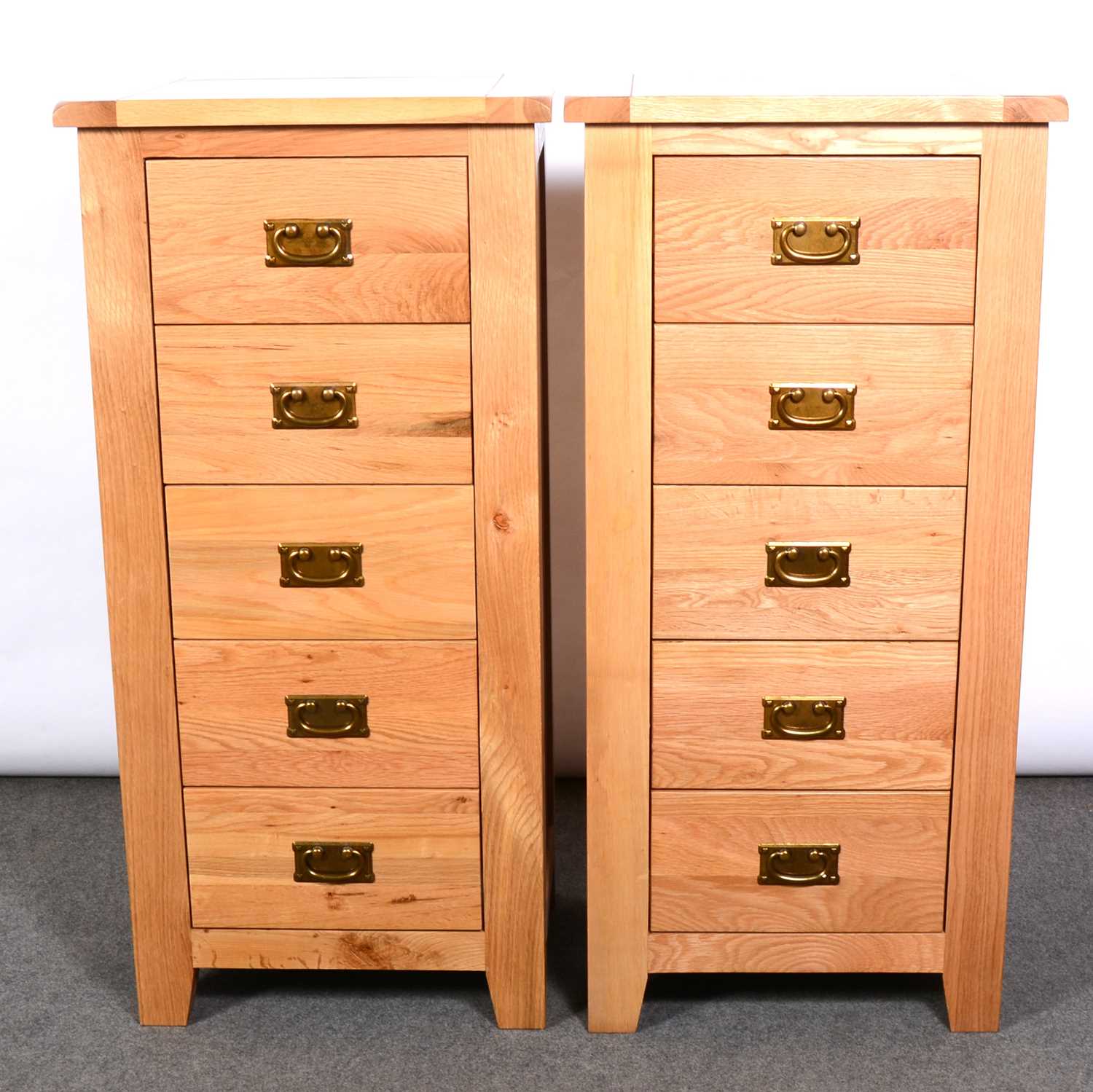 Lot 516 Contemporary Light Oak Bedroom Furniture Lot 516 Contemporary Light Oak Bedroom Furniture