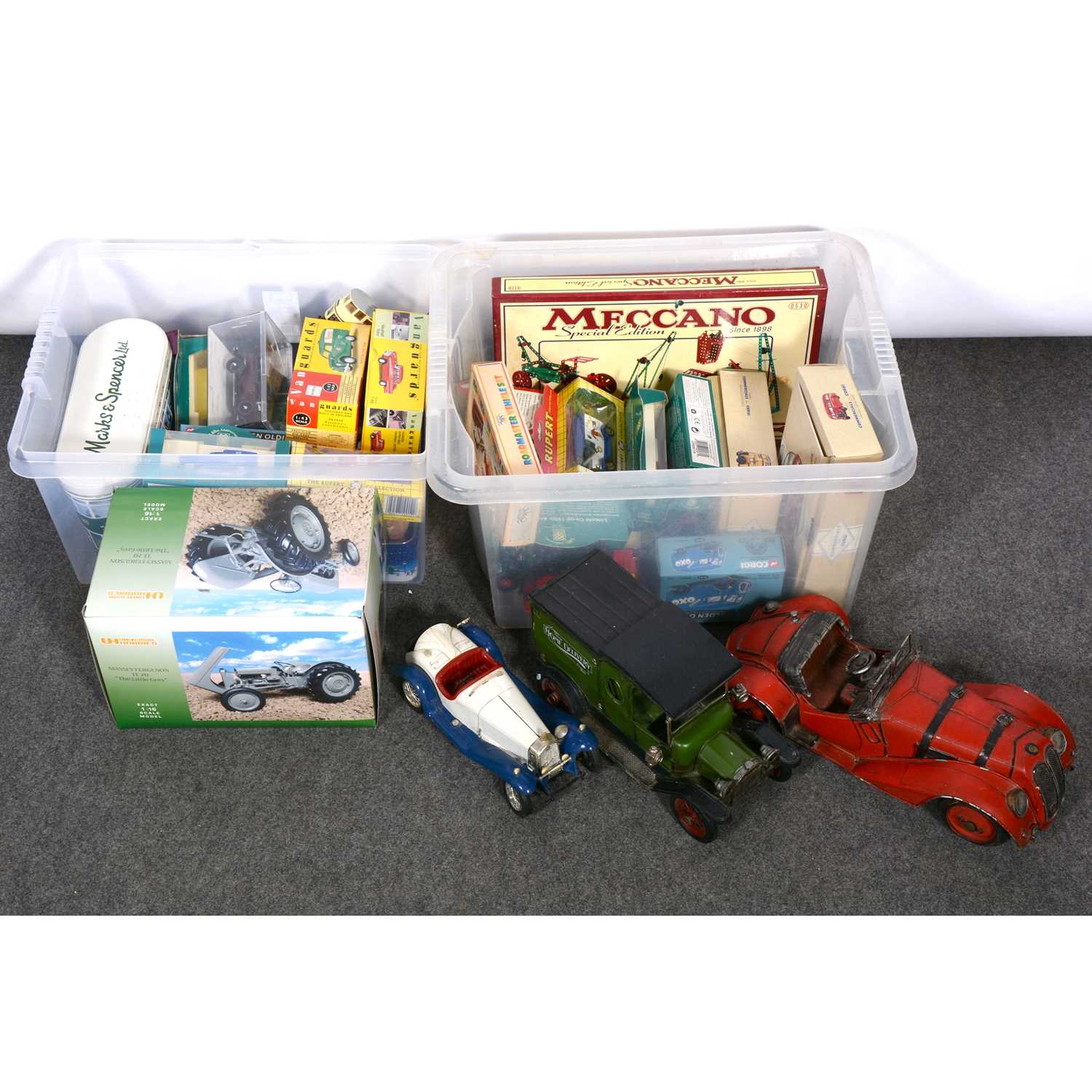 Lot 252 - Die-cast models, two boxes including