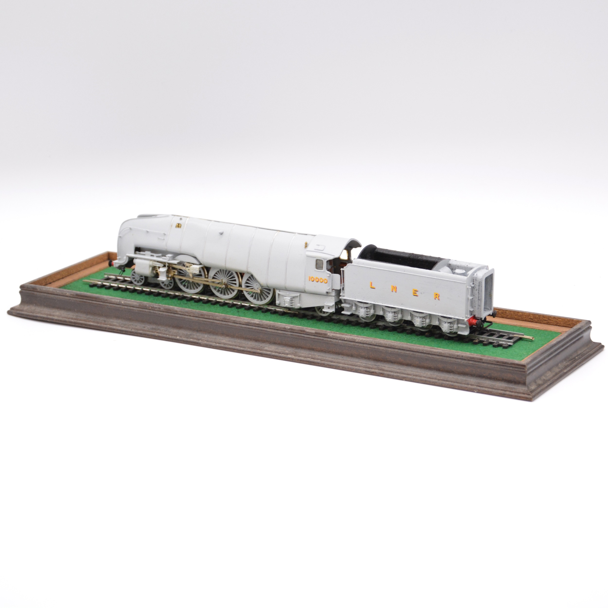 Lot 175 - A well made kit-built OO gauge model railway