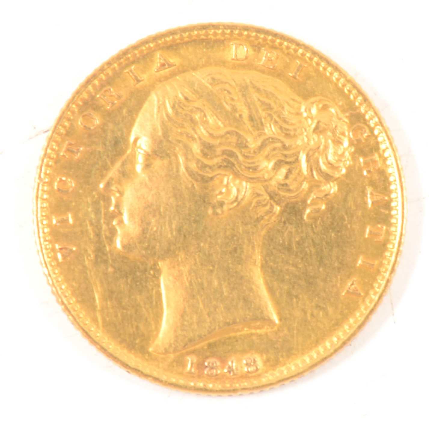Lot 325 - Victoria, gold Sovereign coin, 1848,