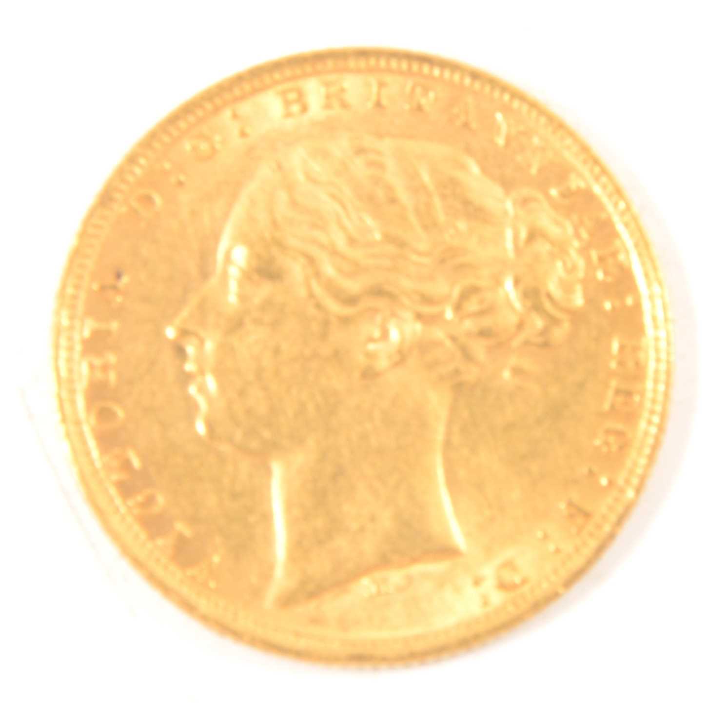Lot 323 - Victoria, gold Sovereign coin, 1875,