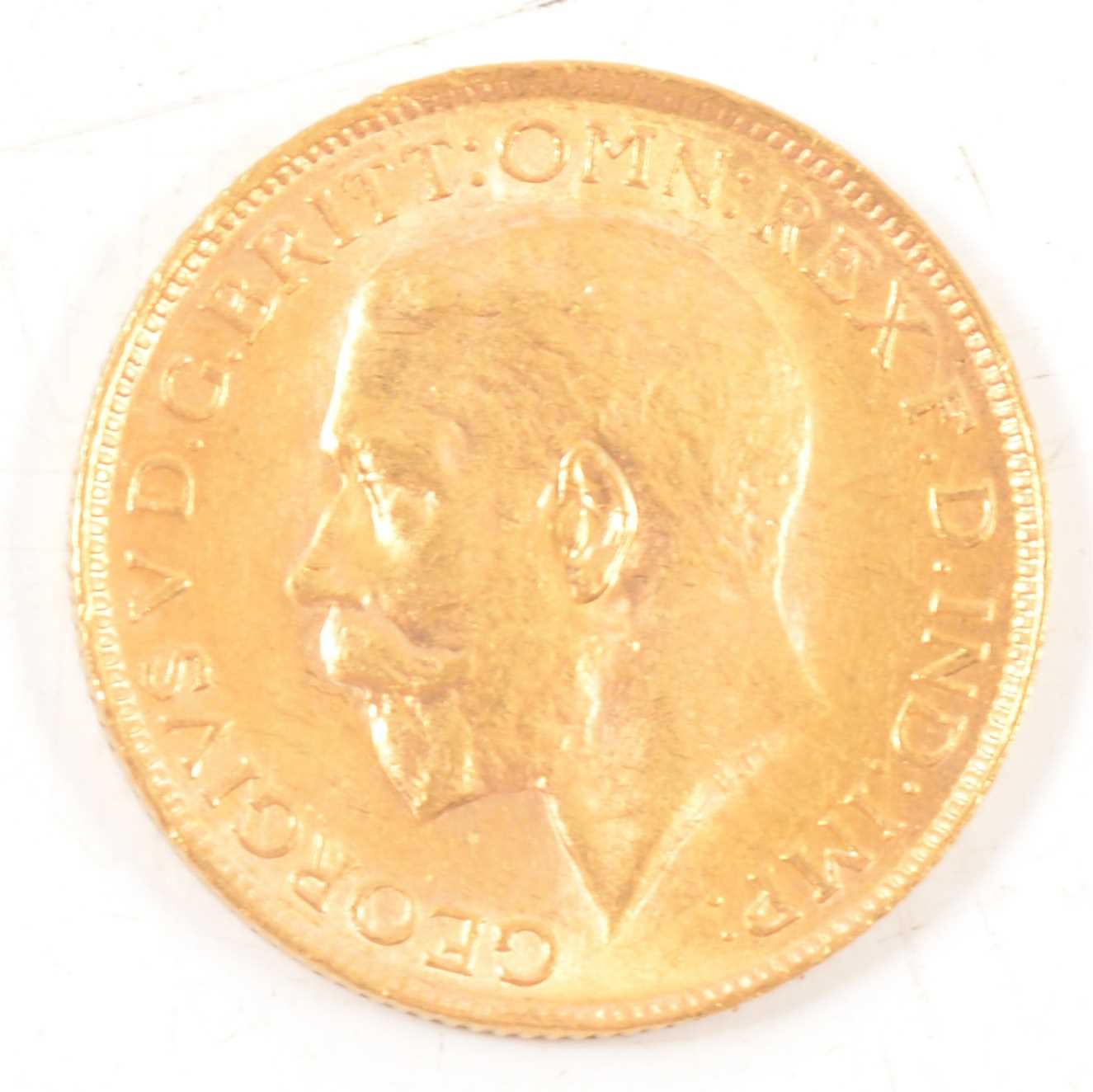 Lot 288 - George V, gold Sovereign coin, 1925,