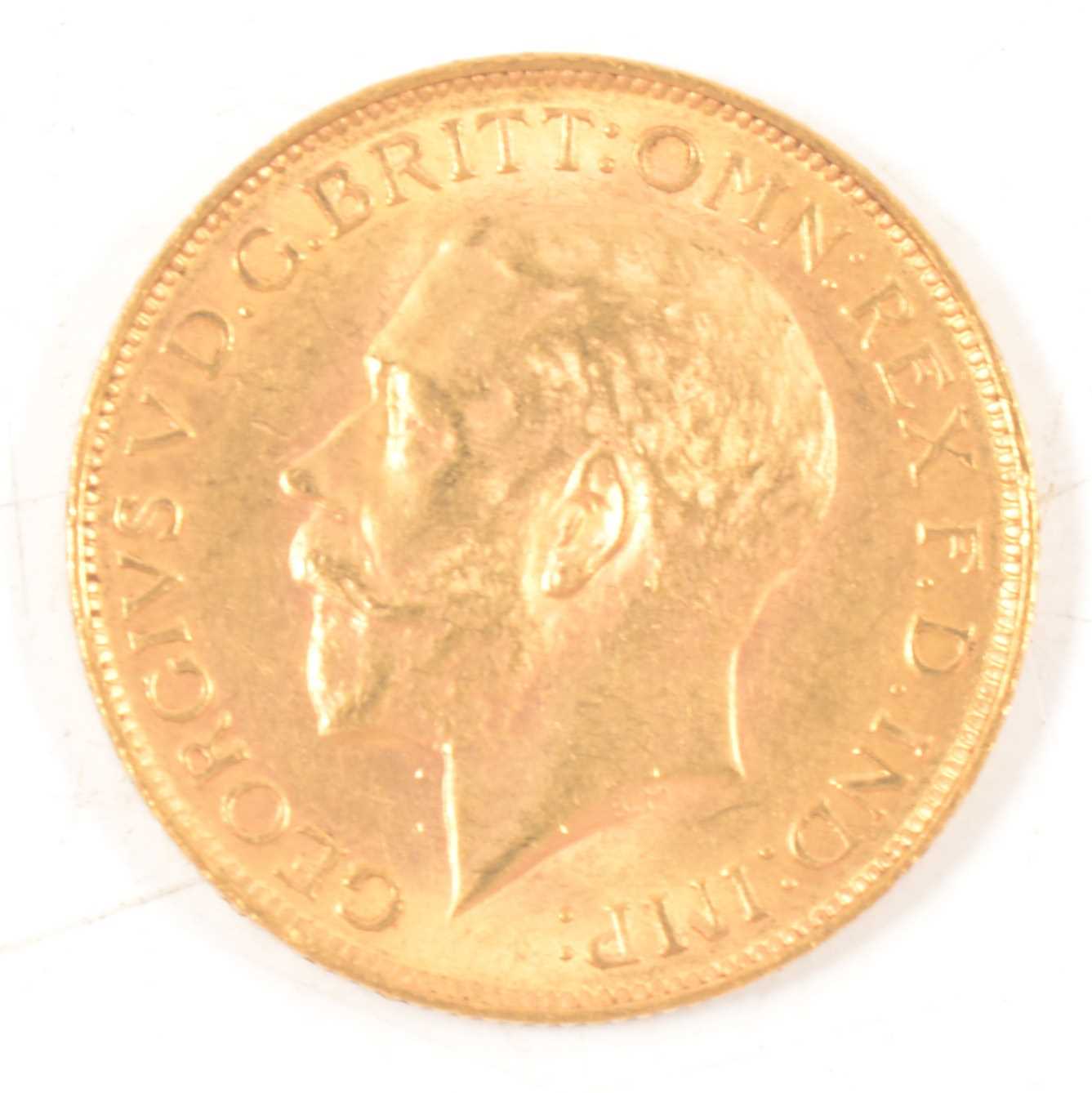 Lot 286 - George V, gold Sovereign coin, 1925,