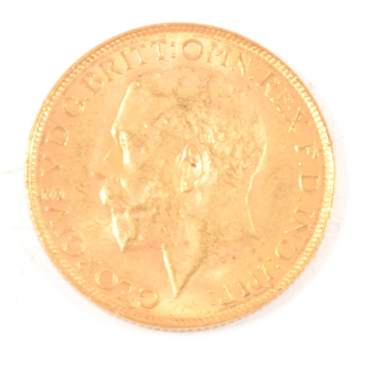 Lot 282 - George V, gold Sovereign coin, 1926,