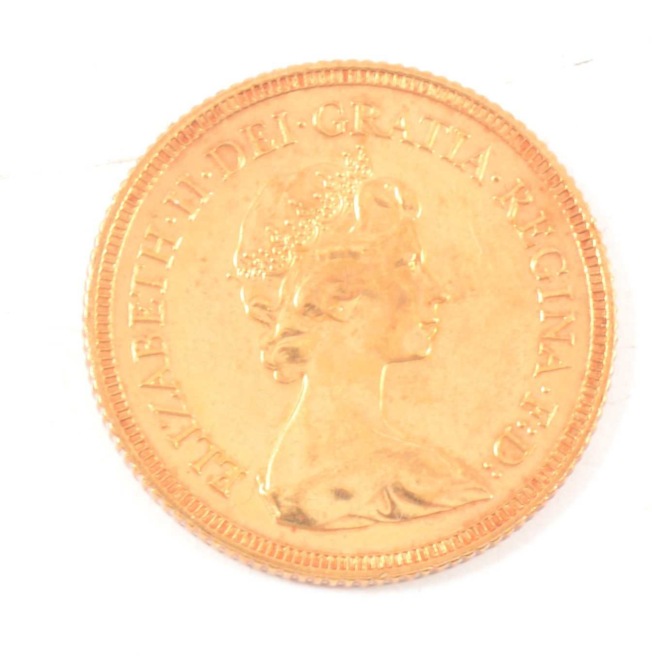 Lot 275 - Elizabeth II, gold Sovereign coin, 1981.