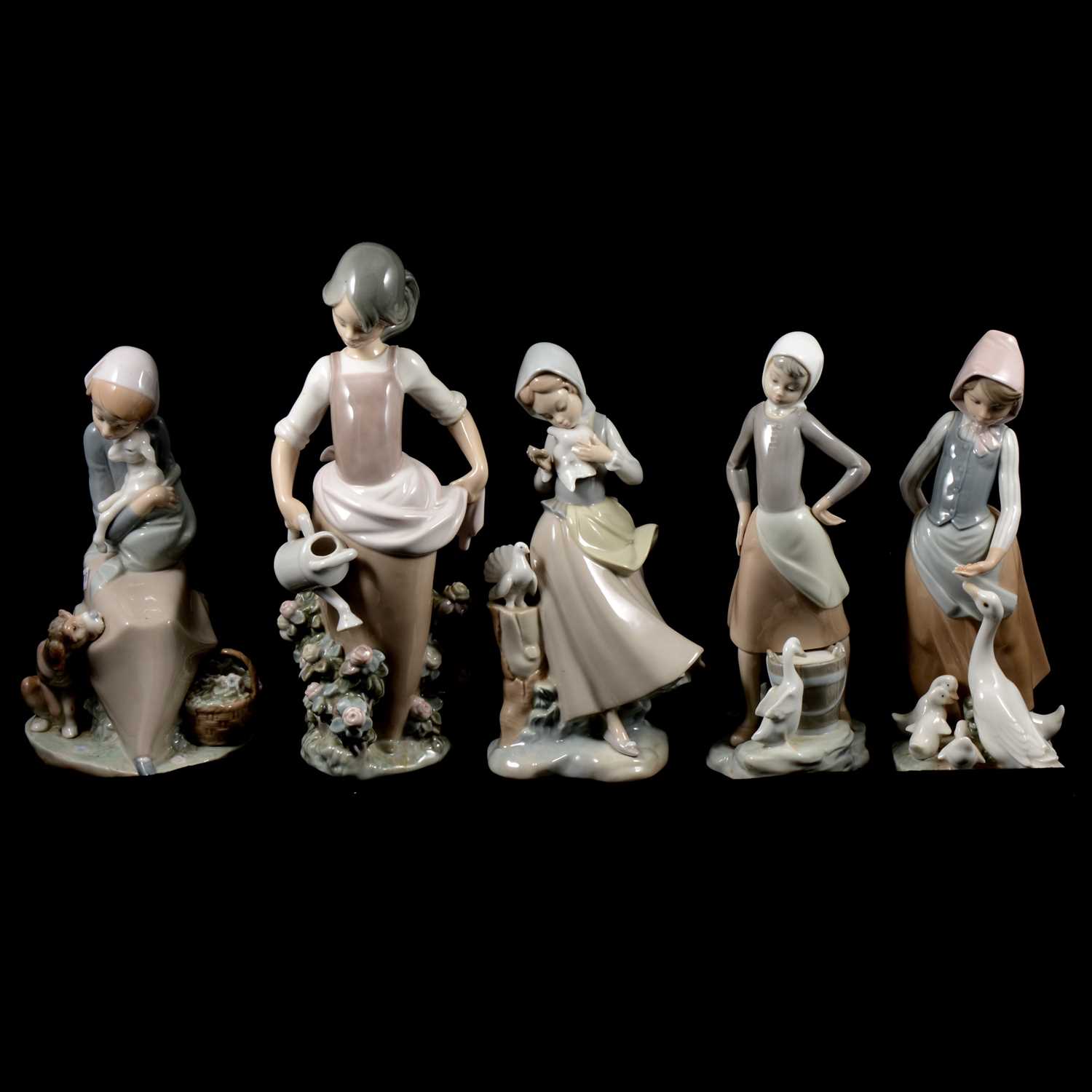 Lot 31 - Nine large Lladro figures